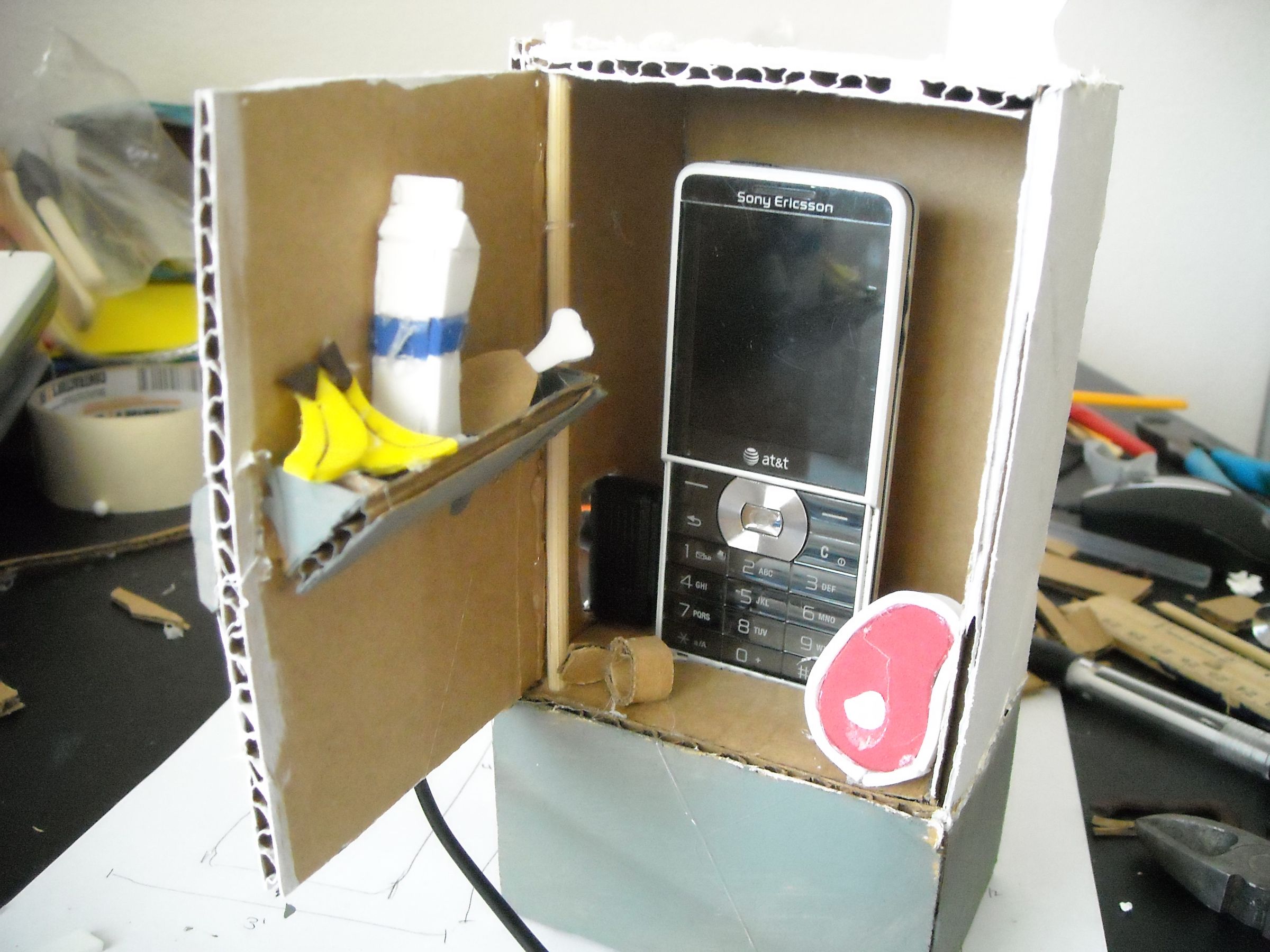 Cardboard Phone Holder : 6 Steps - Instructables