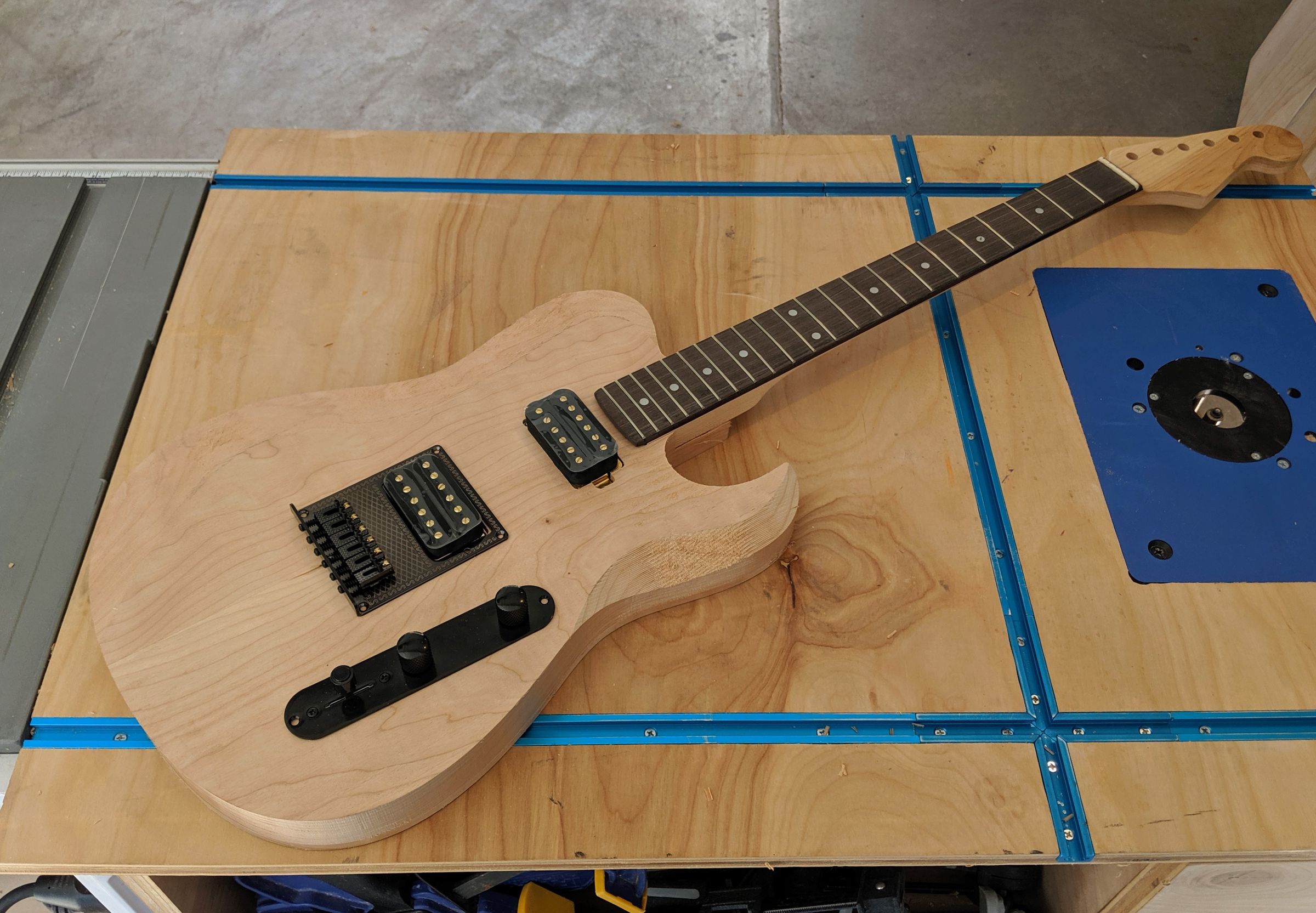 CNC Guitar Using Fusion 360 and a Shapeoko XL : 4 Steps (with Pictures ...
