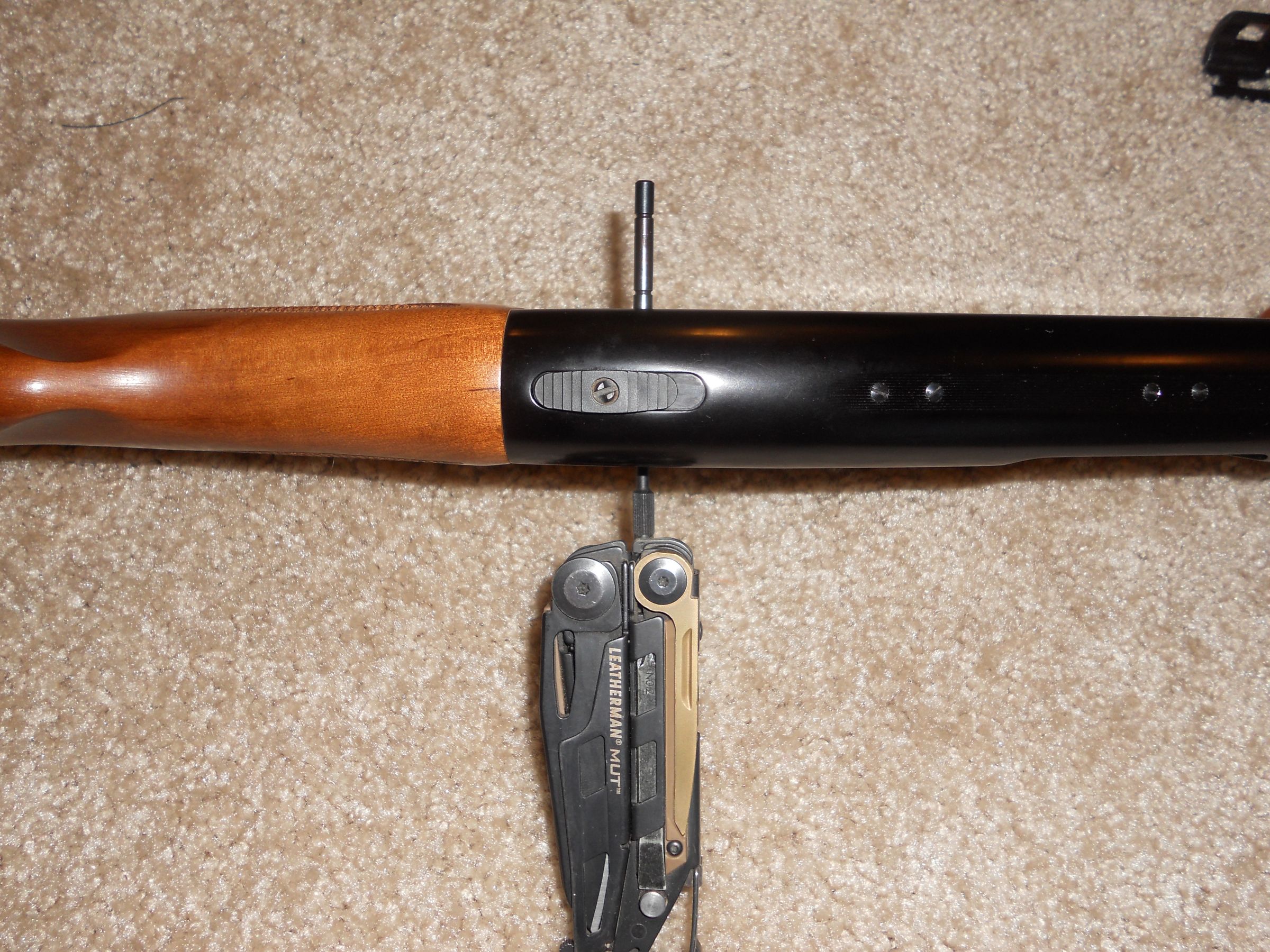 How to Disassemble a Mossberg 500 Series Shotgun : 9 Steps - Instructables