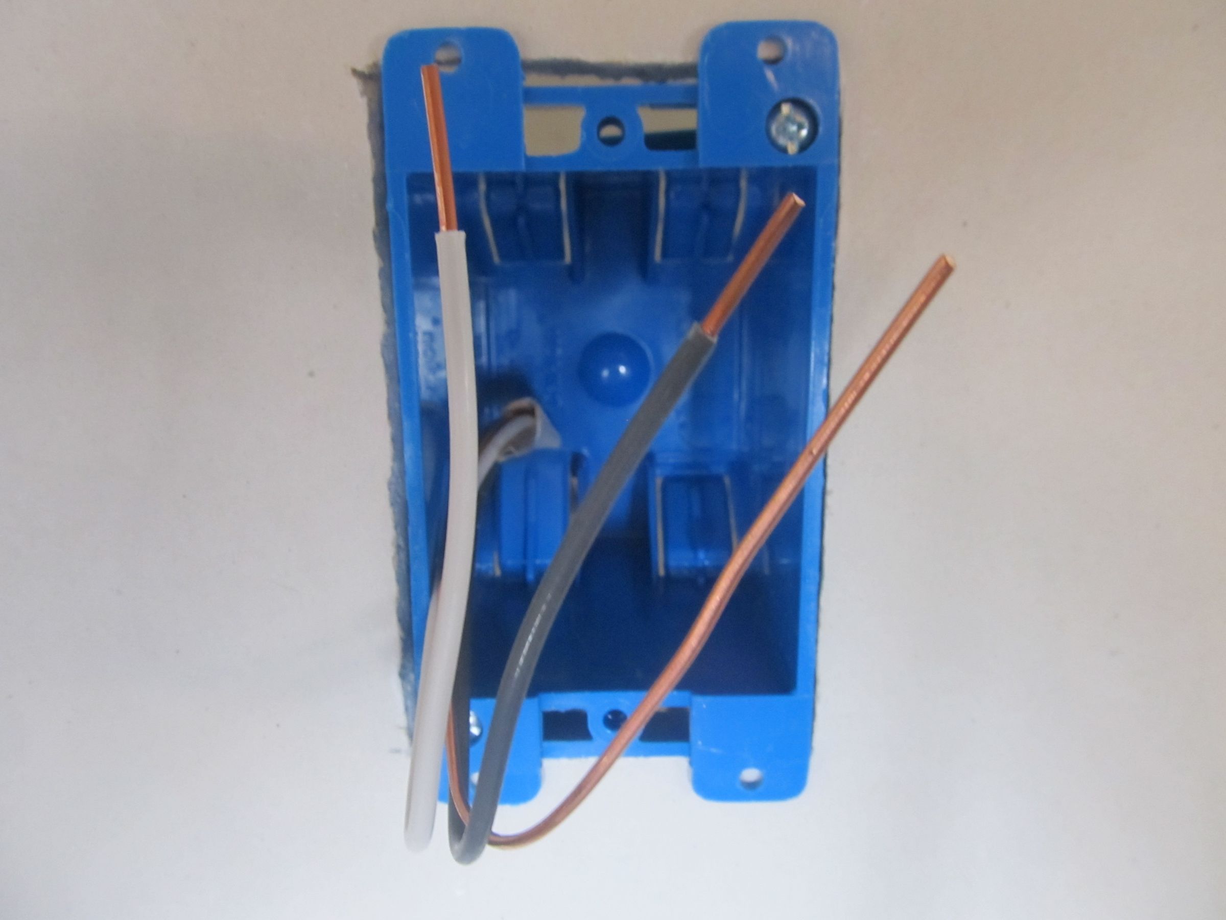 HOW TO RETRO-FIT AN OUTLET BEHIND a WALL MOUNT TELEVISION : 7 Steps ...