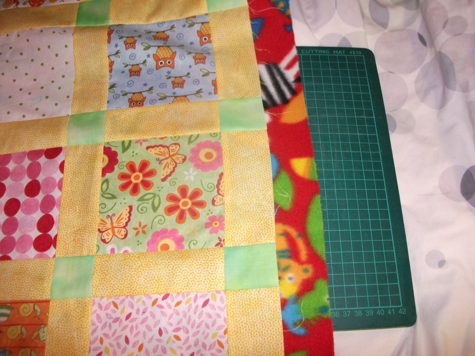 Charm Pack Baby Quilt : 12 Steps (with Pictures) - Instructables