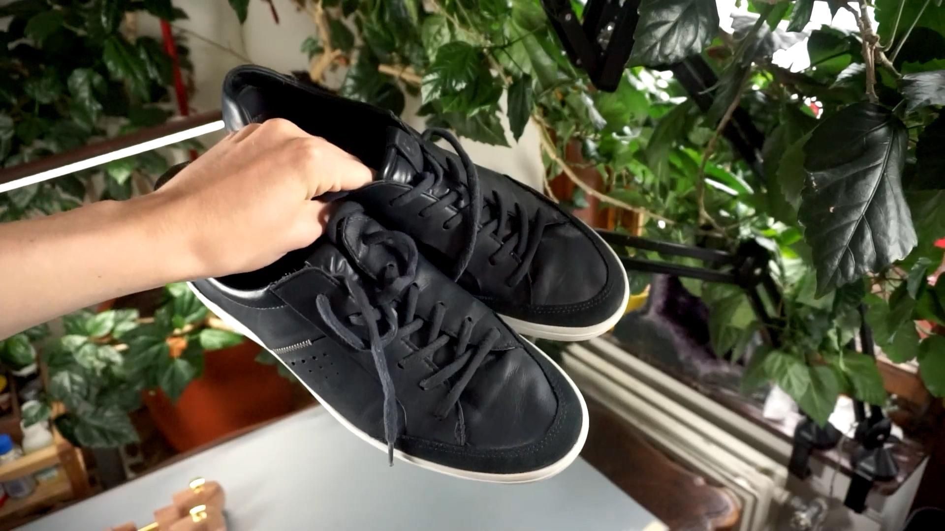 How to Stretch Shoes That Are Too Small : 4 Steps - Instructables