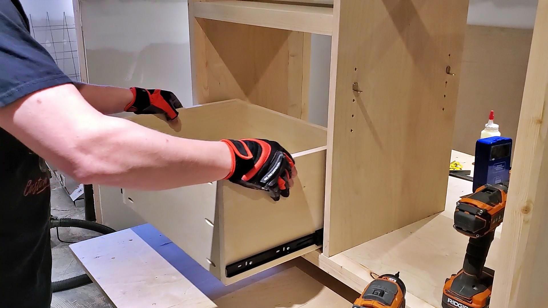 Beginners Guide to Drawers. Measure, Cut, Assemble, Mount, Finish. No ...