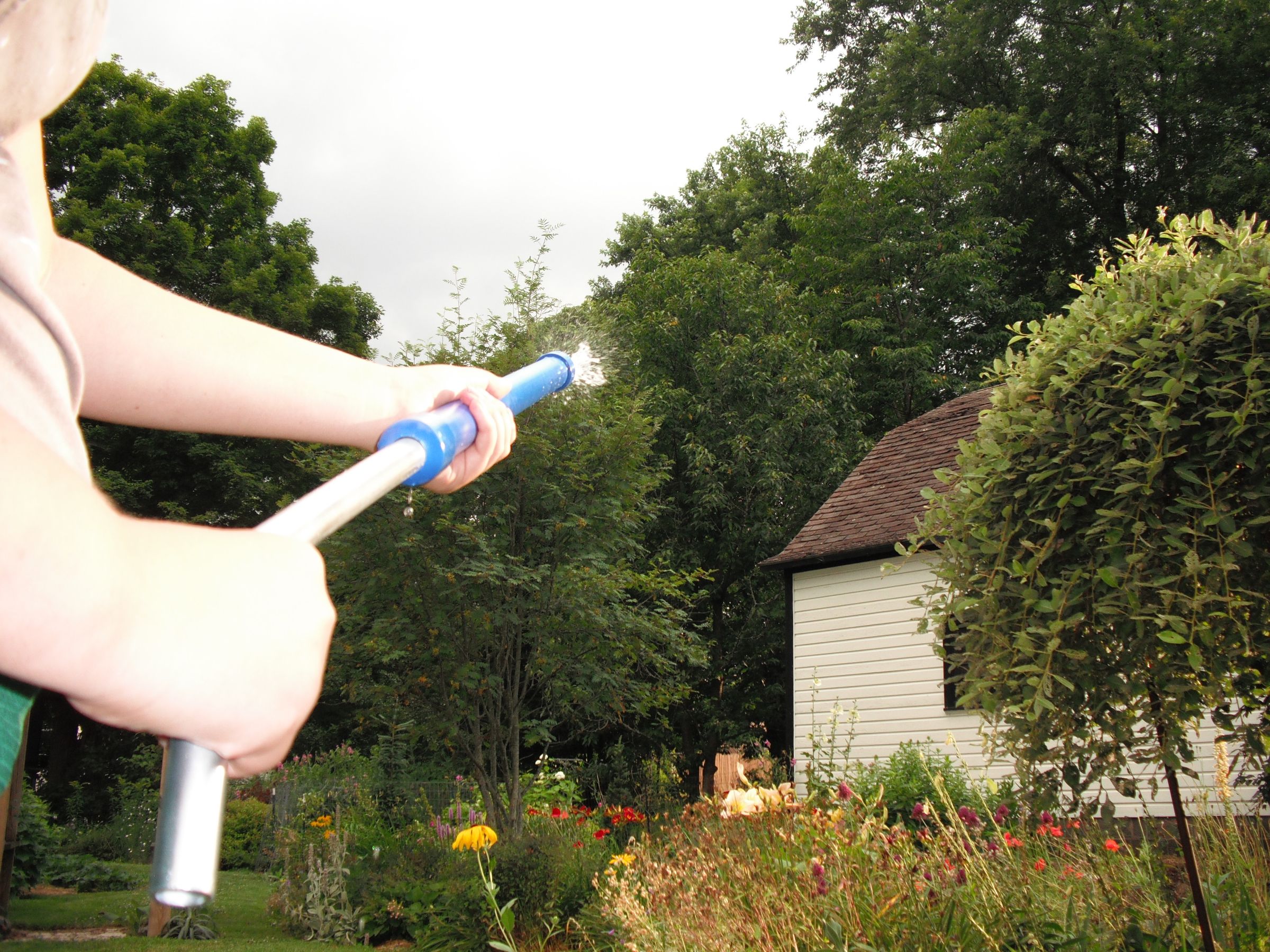 Water Hand Cannon : 6 Steps - Instructables