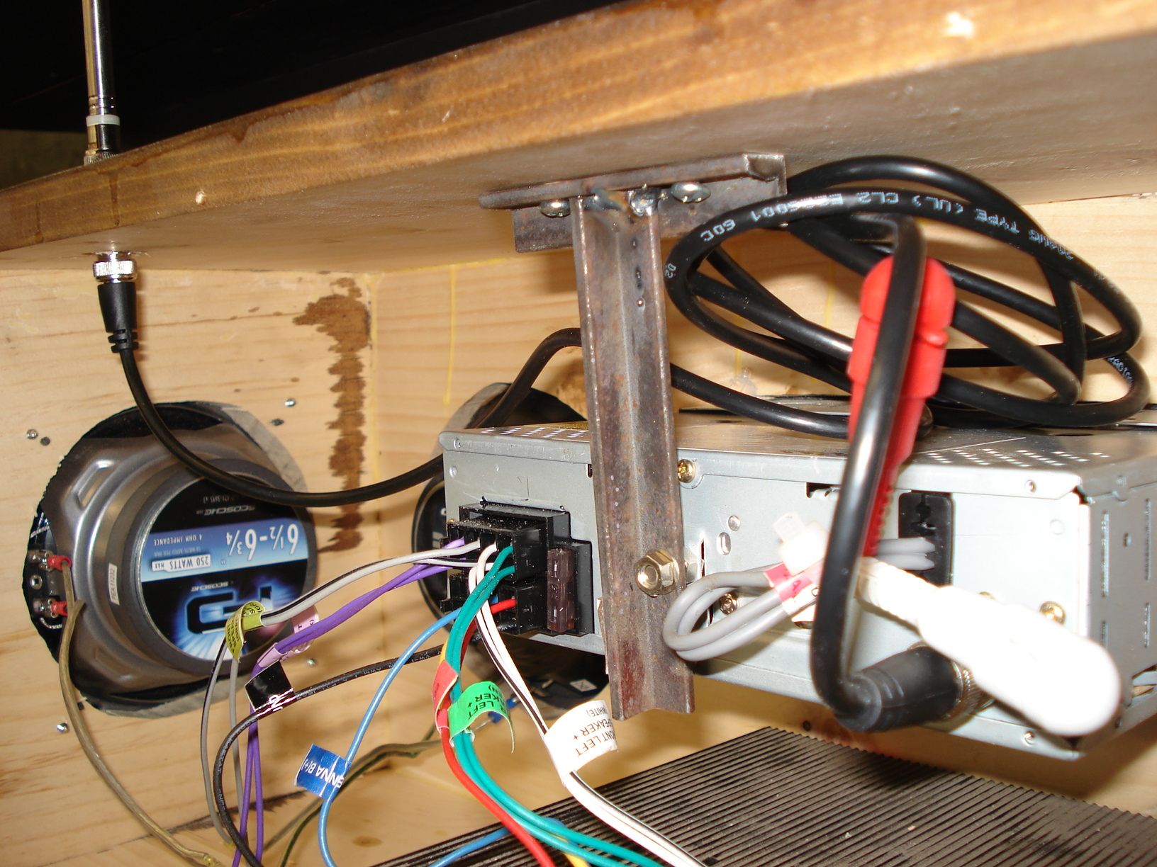 How to Make a Camping Radio : 11 Steps (with Pictures) - Instructables