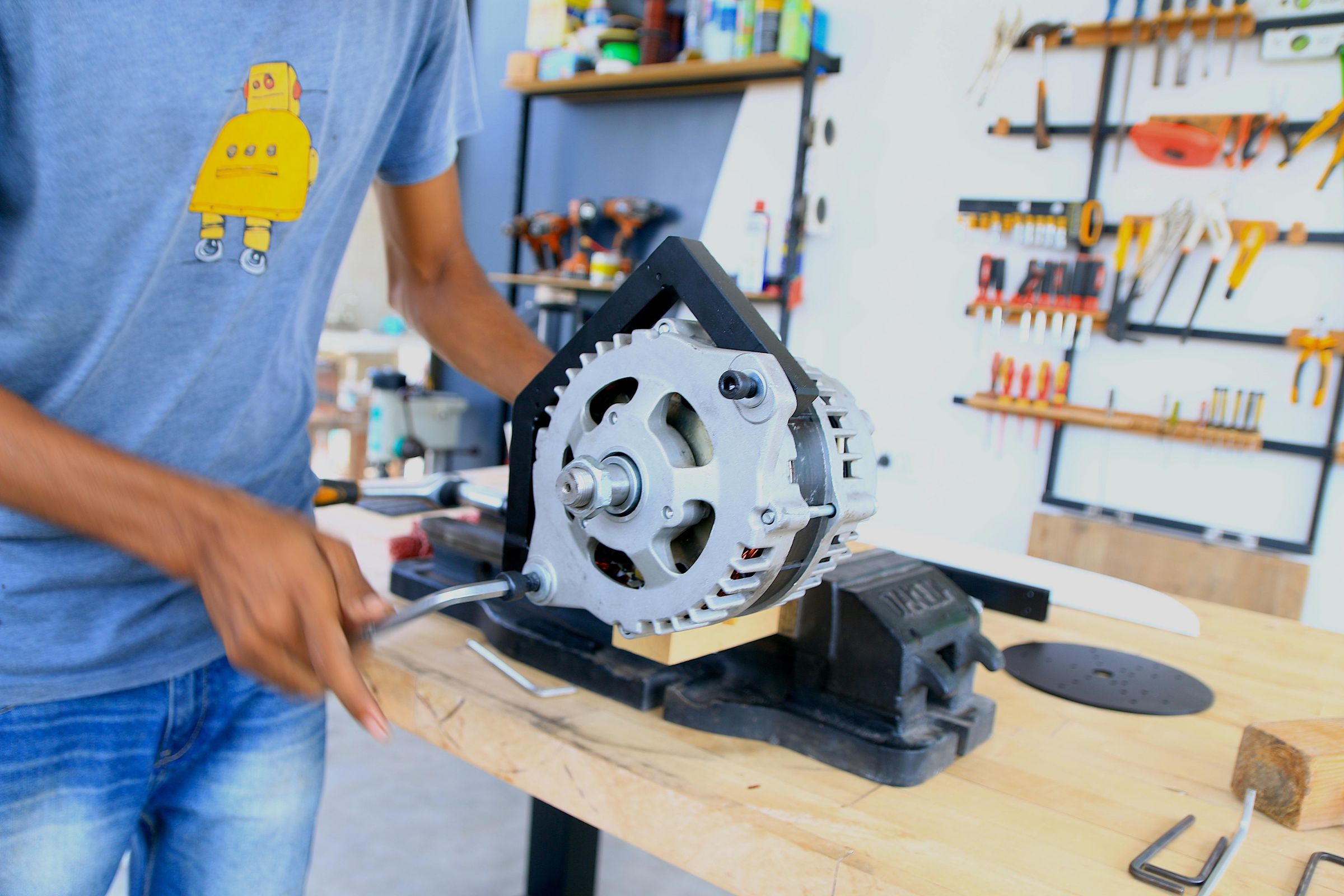 DIY Wind Turbine Using Car Alternator : 9 Steps (with Pictures ...