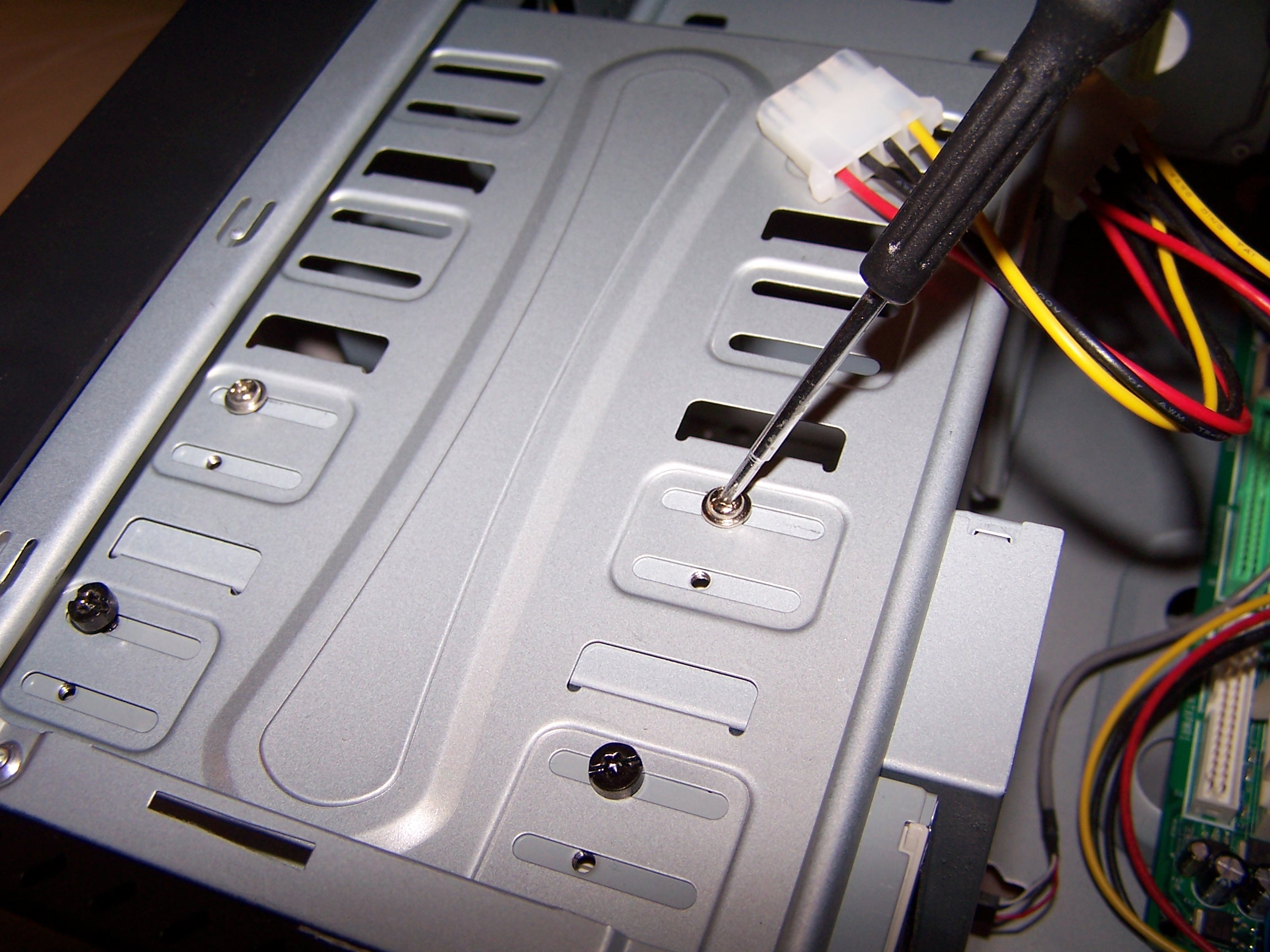 How to Build a Custom PC: the Complete N0ob's Guide to Building a ...