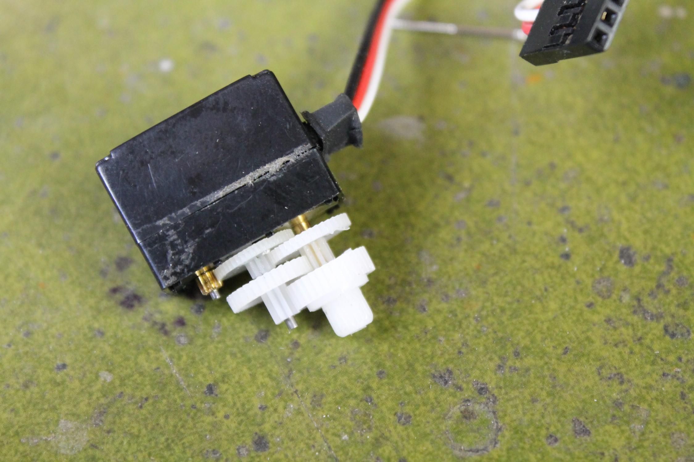Walking Robot Using 1 Servo Motor : 13 Steps (with Pictures) - Instructables