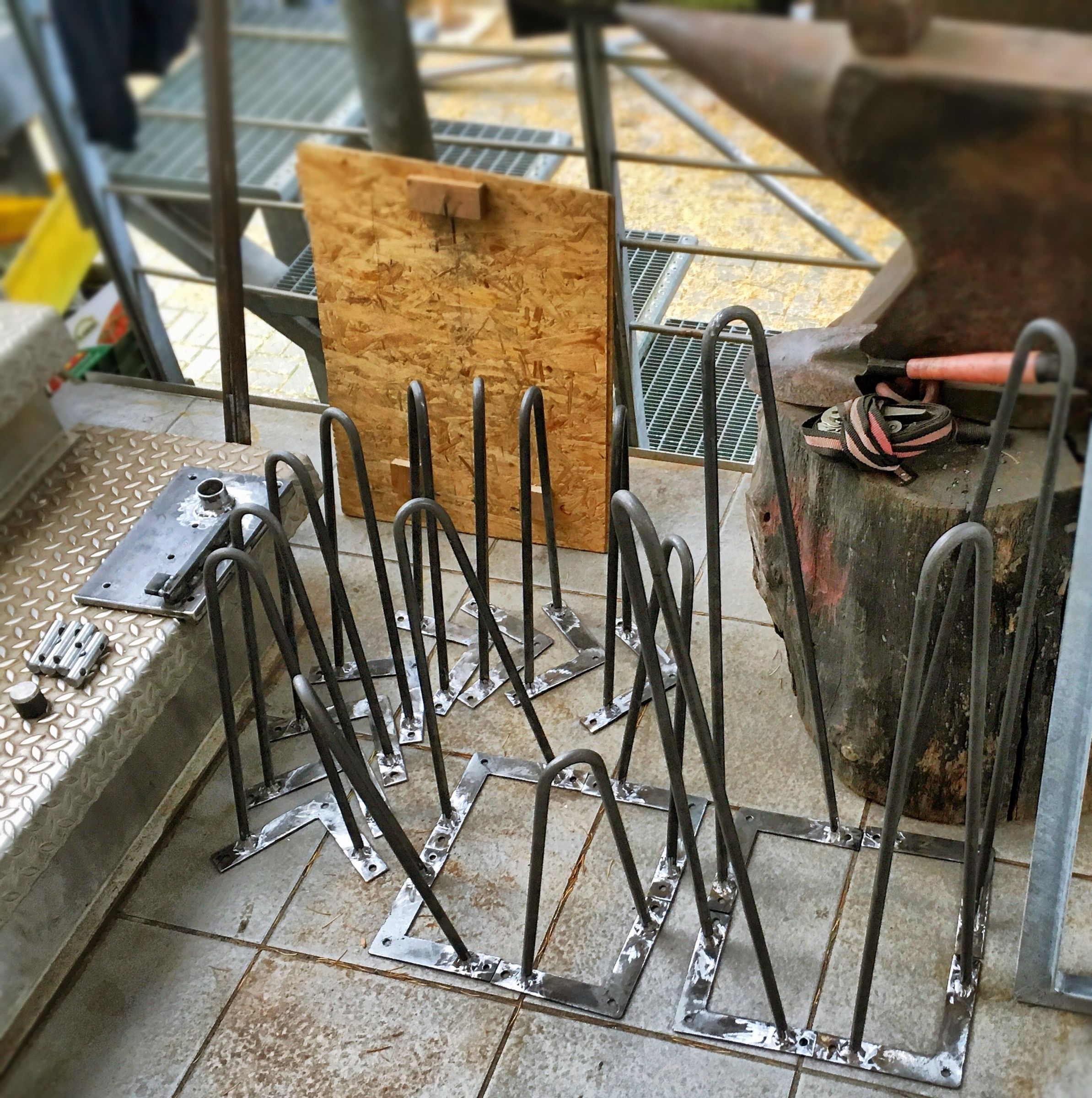 The Hairpin Table : 10 Steps (with Pictures) - Instructables