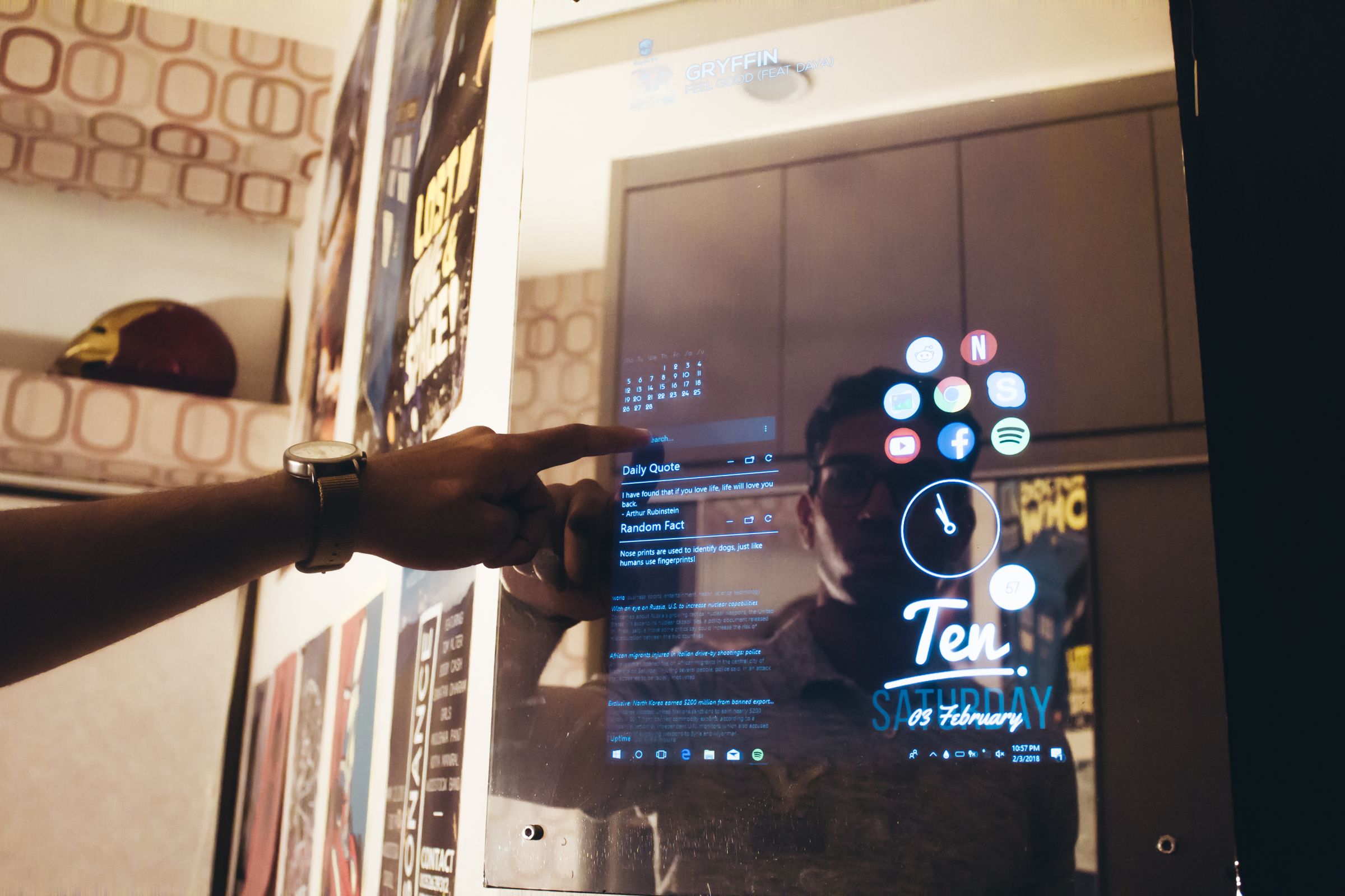 Floating Smart Magic Mirror From Old Laptop With Alexa Voice ...