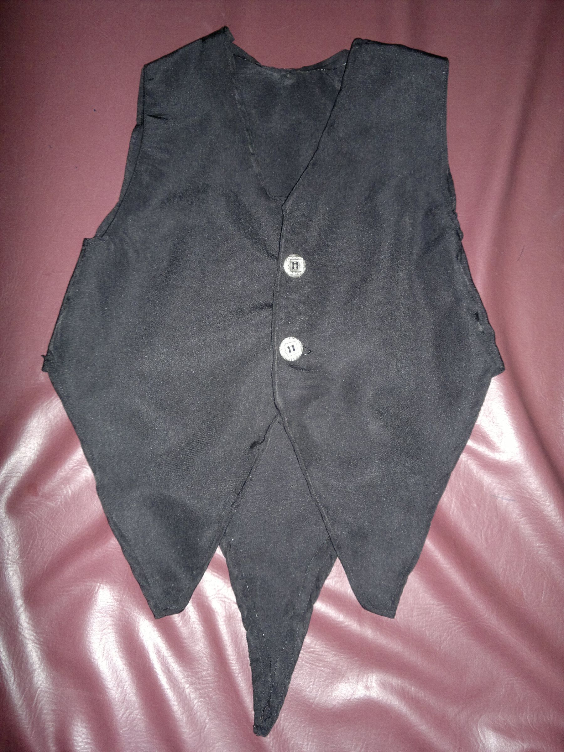 How to Make a Vampire Costume for Children : 10 Steps (with Pictures ...