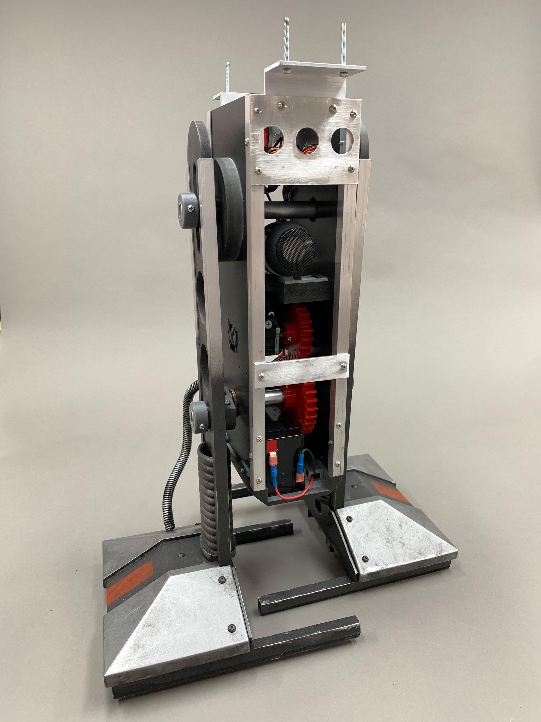 Walking Gonk Droid : 9 Steps (with Pictures) - Instructables