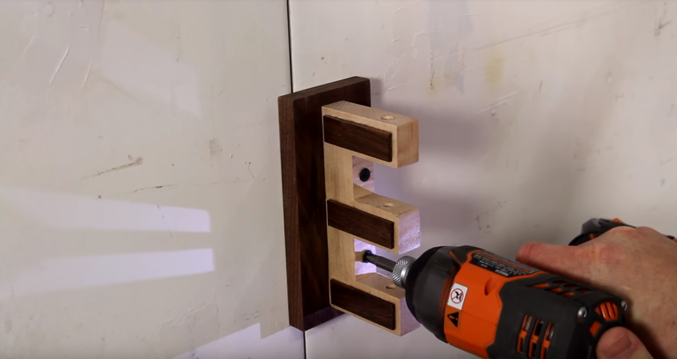 Laptop Wall Mount : 7 Steps (with Pictures) - Instructables