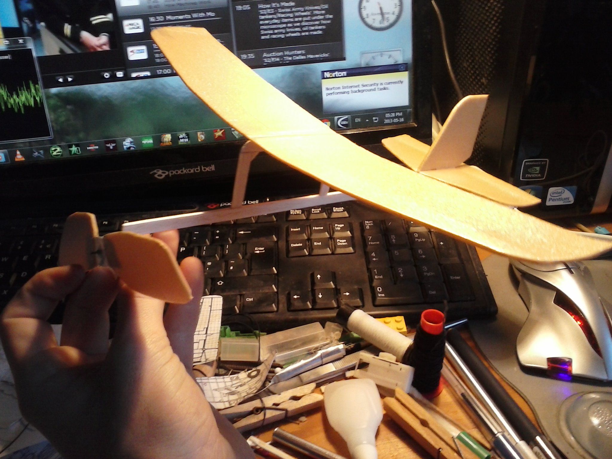 Rubber Band Powered Aeroplane : 3 Steps (with Pictures) - Instructables