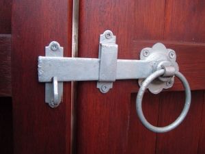 How to Fit a Gate Ring Latch - a Video Guide - Instructables