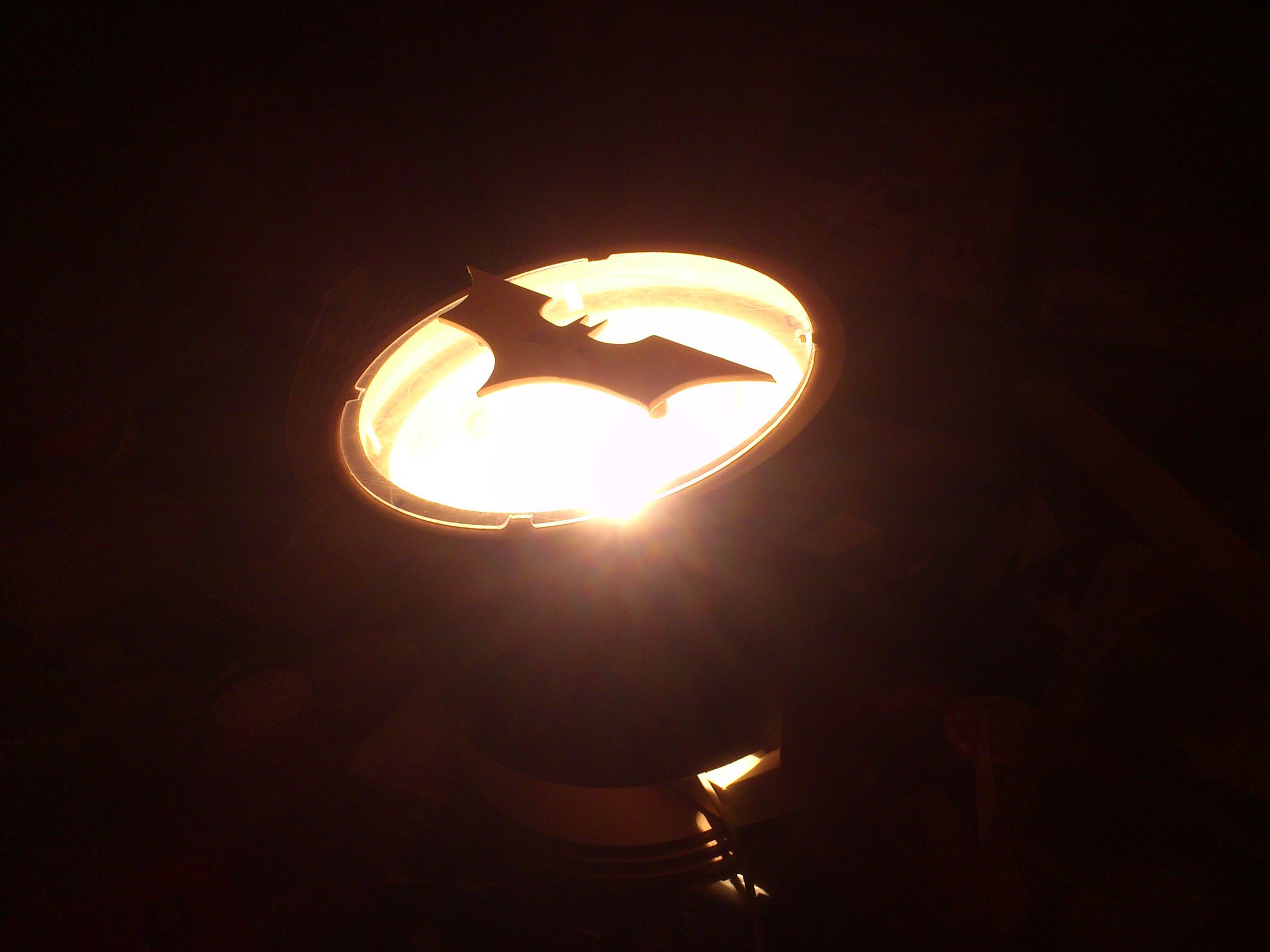 How to Make a BAT-signal : 8 Steps (with Pictures) - Instructables
