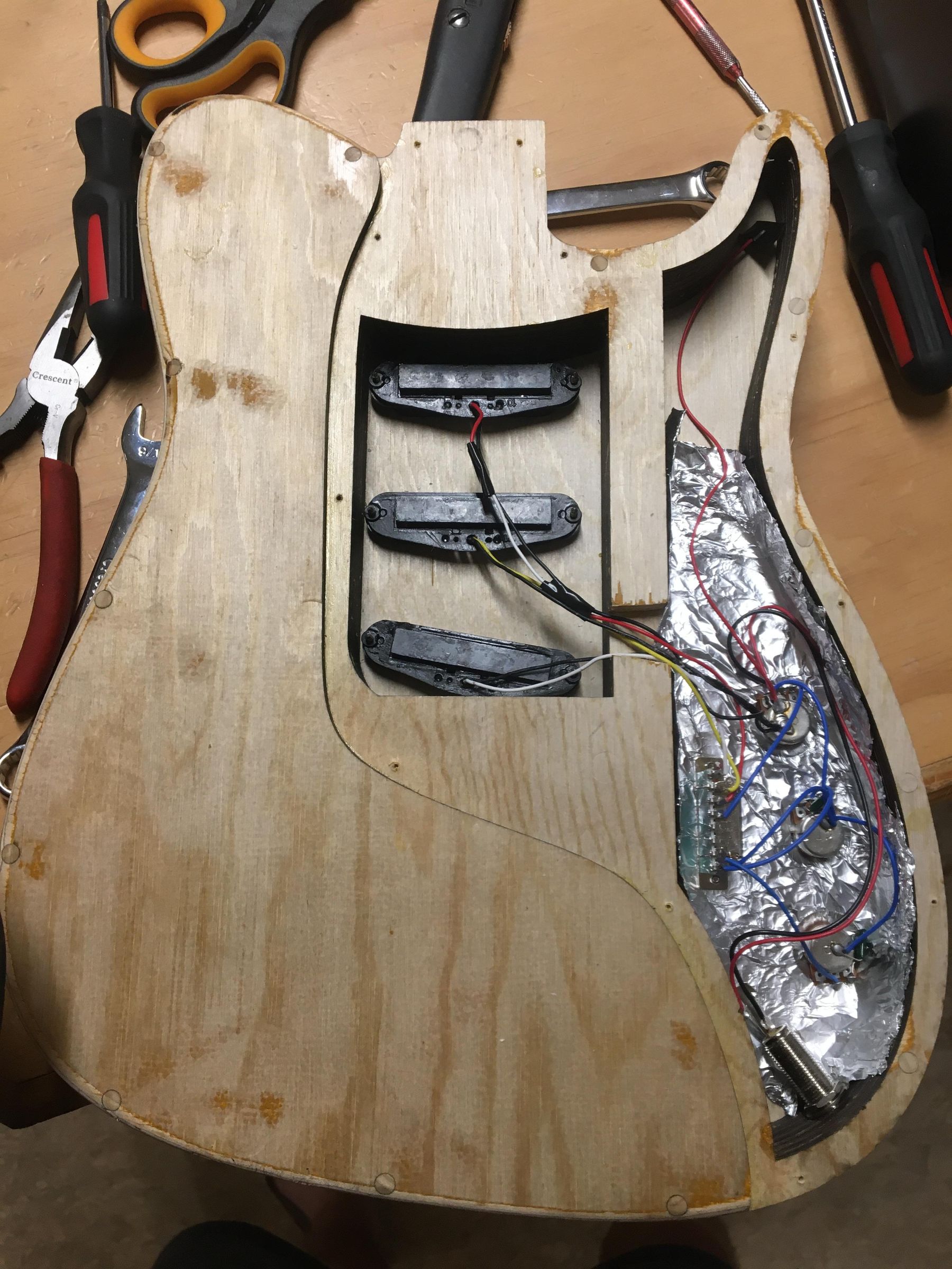 Custom CNC Electric Guitar & Case With Mobile BUILT IN Amp! : 9 Steps ...