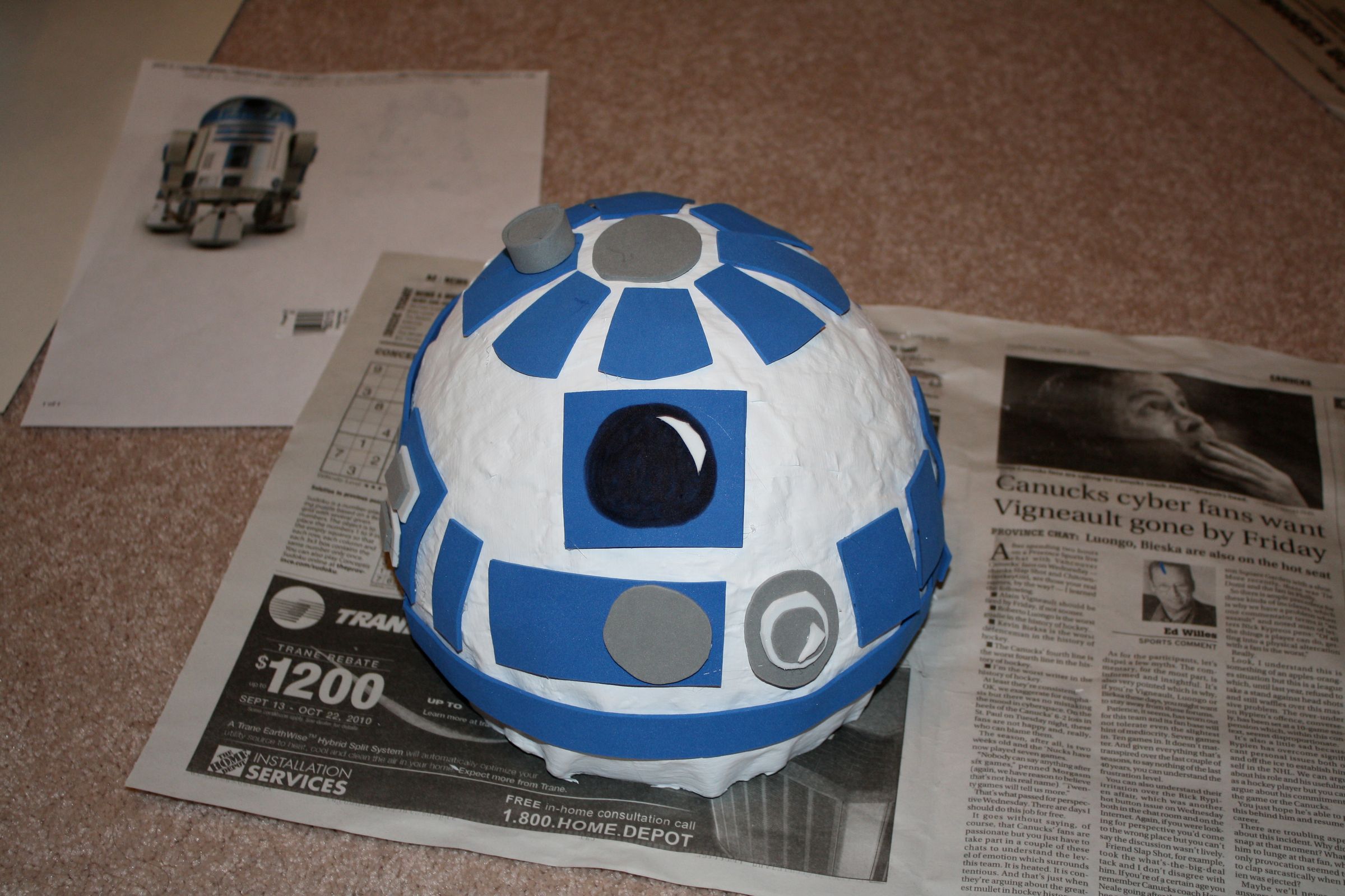 How to Make a R2D2 Costume for $10! : 5 Steps (with Pictures ...