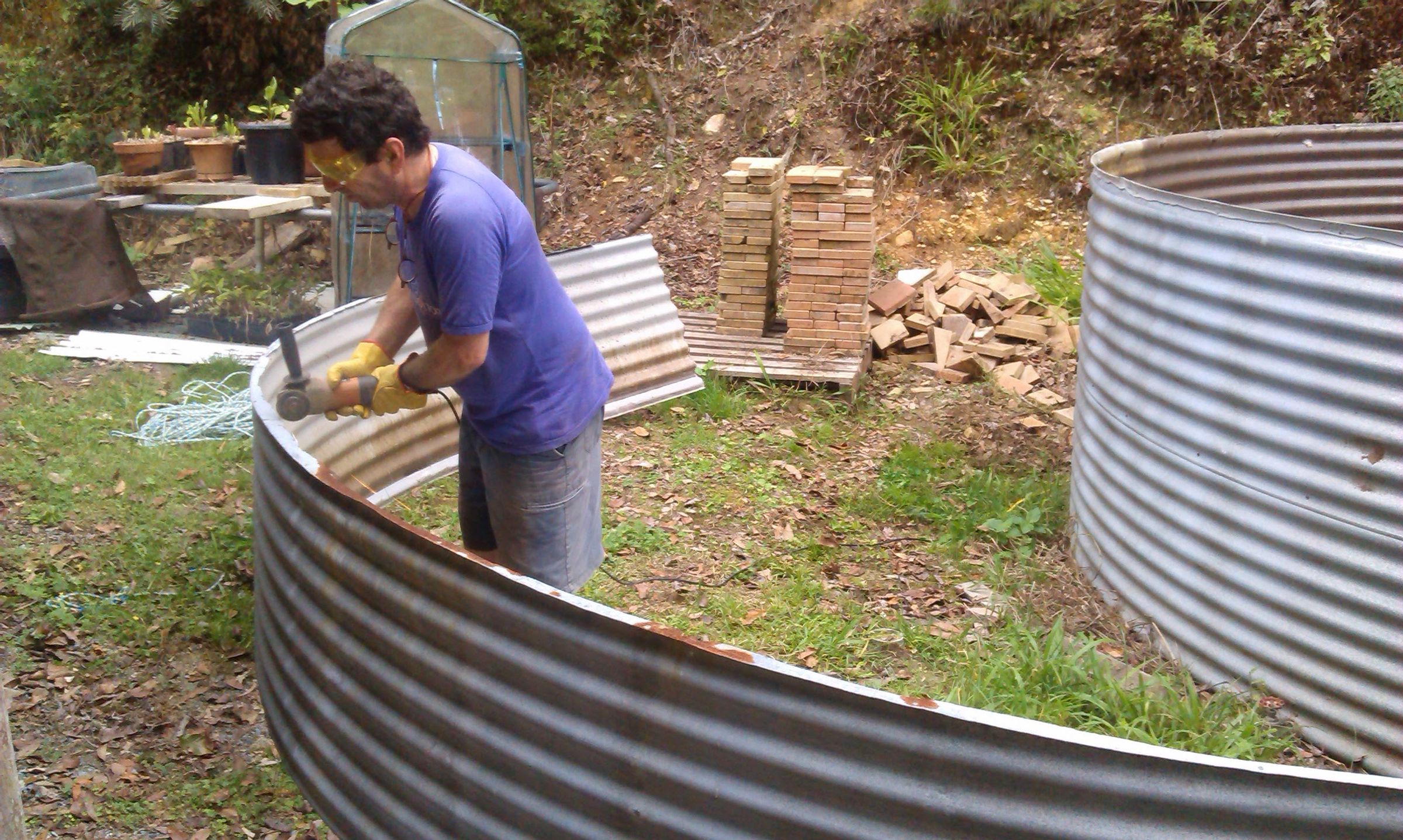 Vegetable Gardens From Old Water Tank : 8 Steps (with Pictures ...