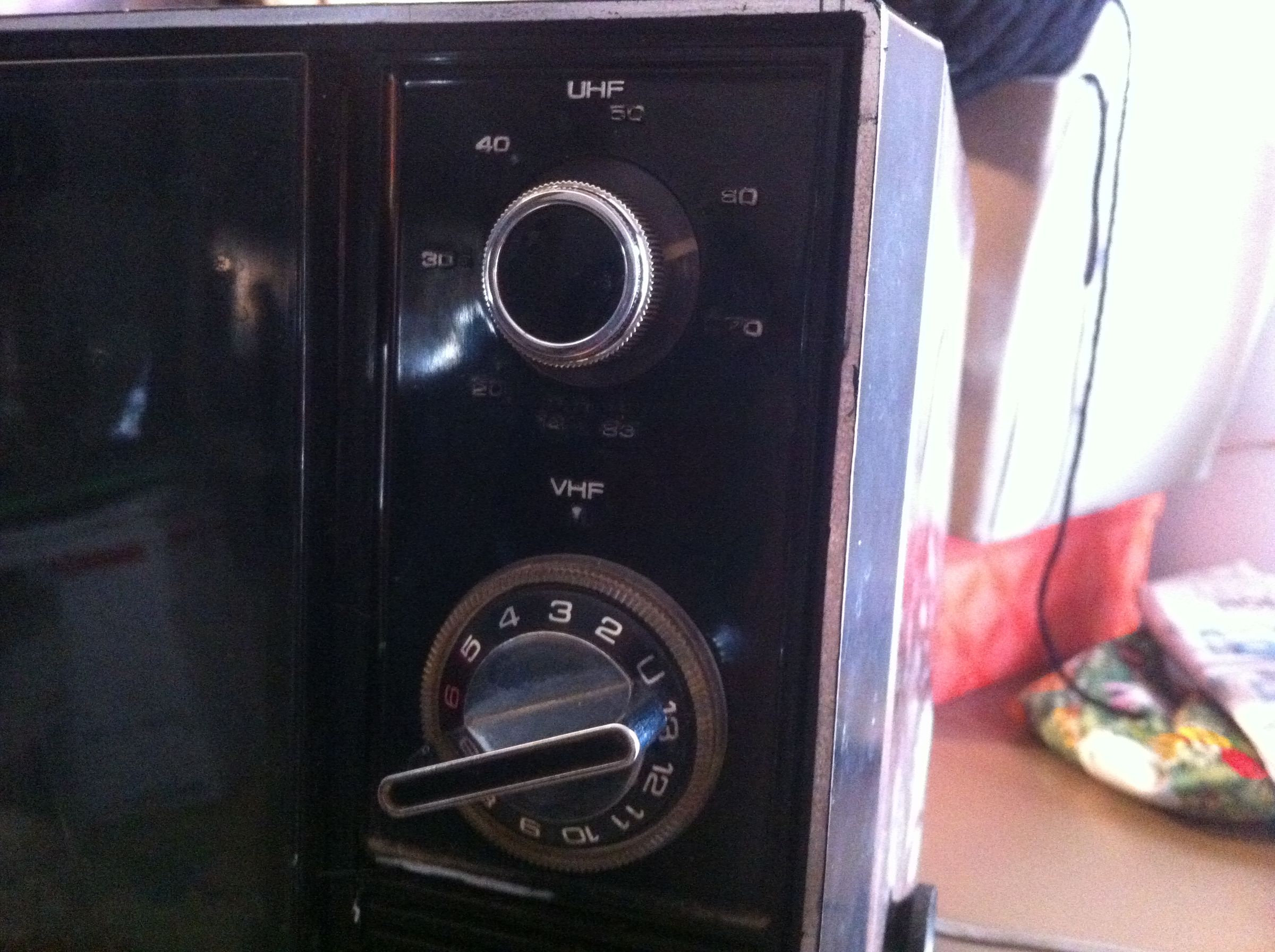 Old Tv to New Tv : 4 Steps - Instructables