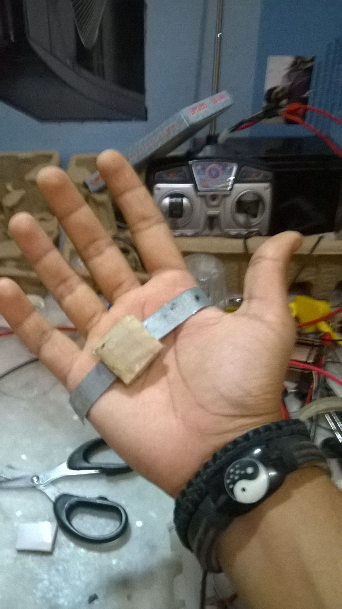 Handheld EMP Device : 8 Steps - Instructables