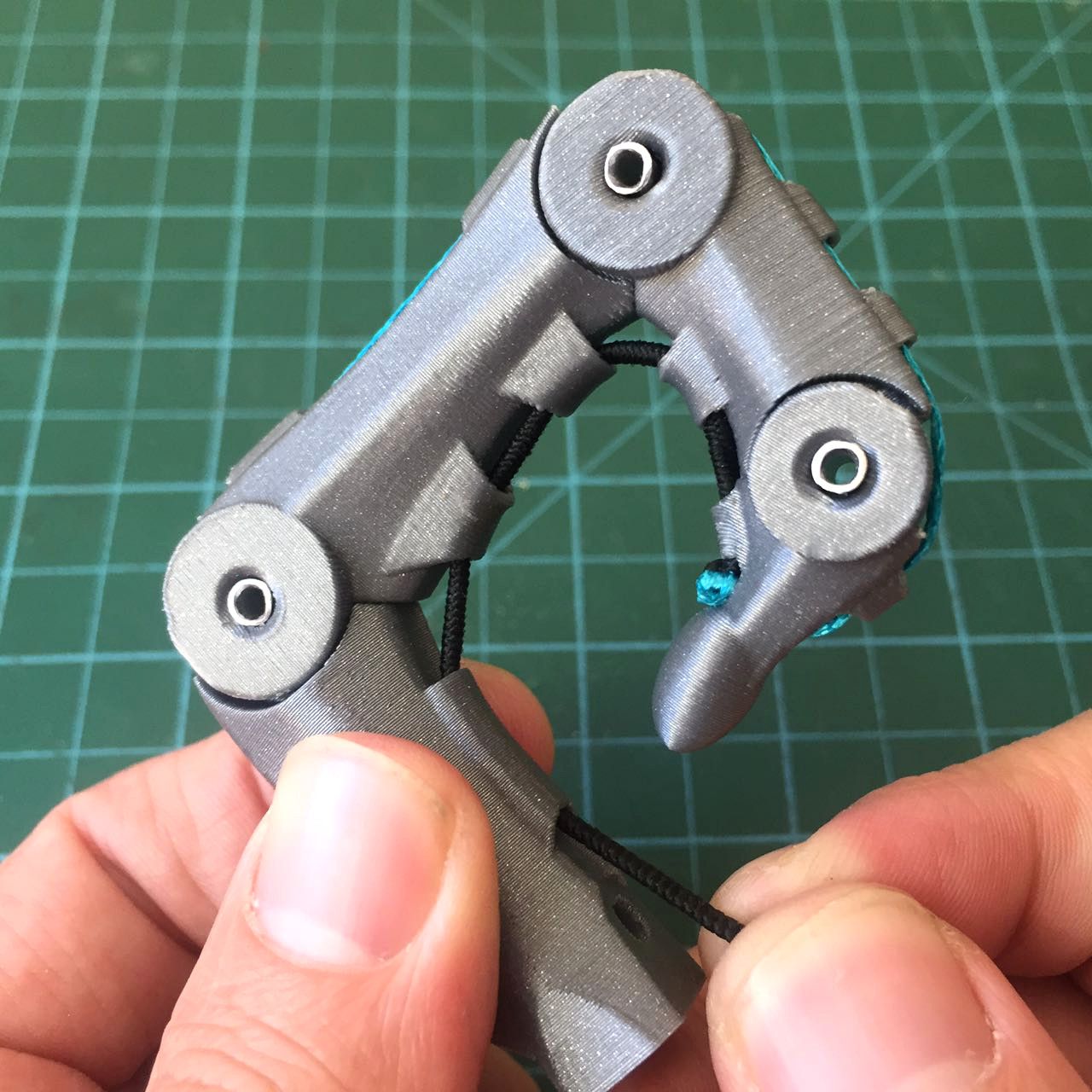 3D Printed Bionic Hand Skeleton : 8 Steps (with Pictures) - Instructables