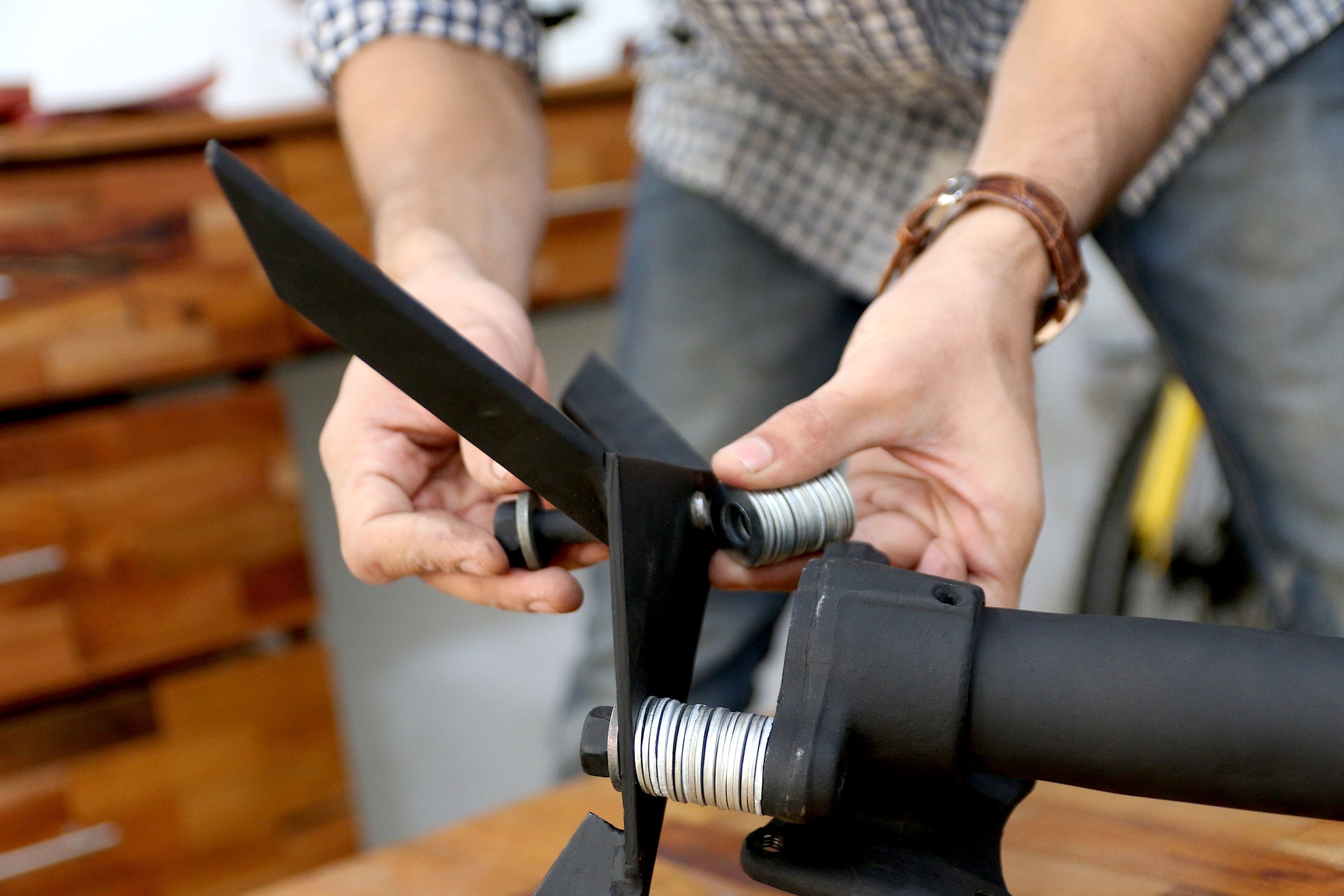 DIY Shock Absorber Stool : 9 Steps (with Pictures) - Instructables