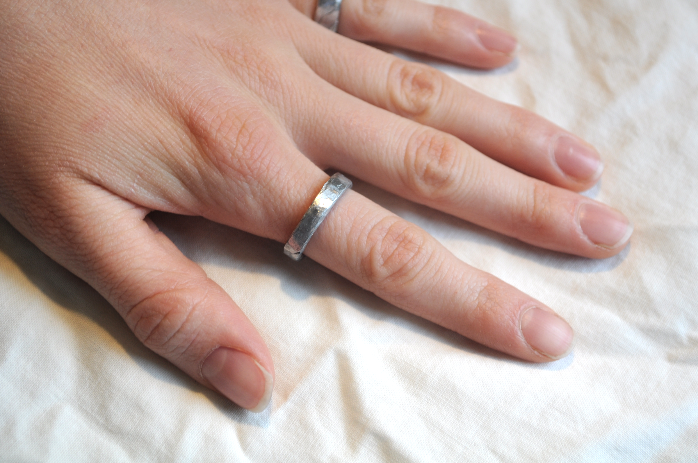 Hammered Aluminum Foil Rings : 12 Steps (with Pictures) - Instructables