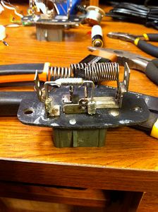 Blower Motor Resistor Thermal Fuse Replacement : 8 Steps - Instructables