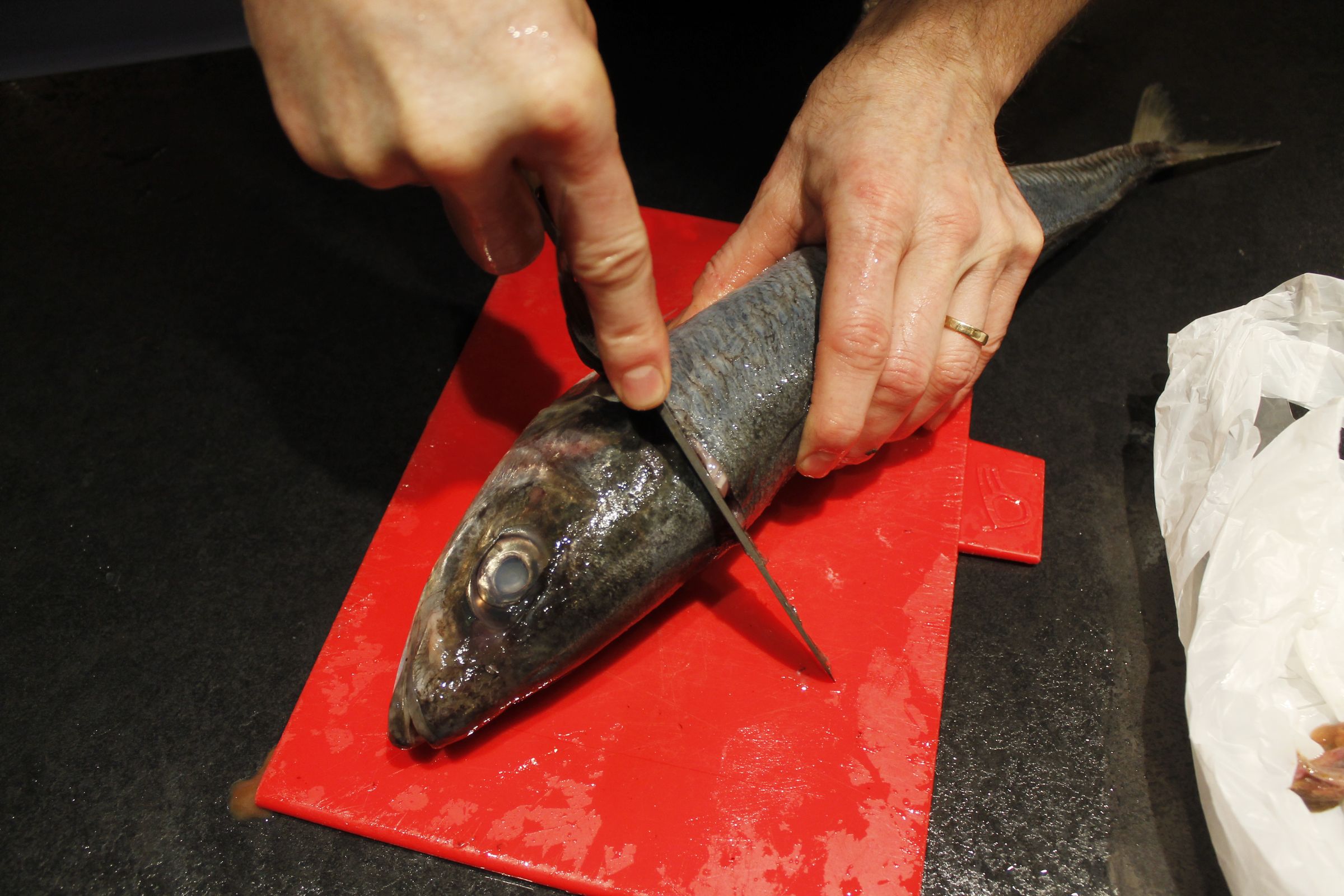 Preparing a Whole Fresh Fish : 7 Steps (with Pictures) - Instructables