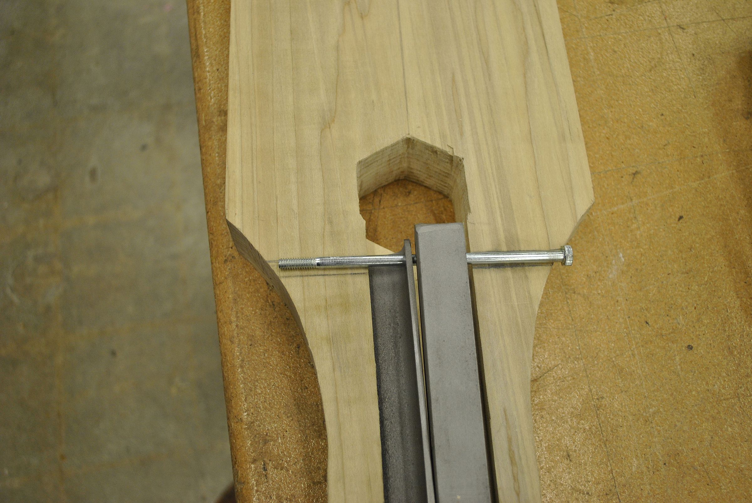 Parallel Leg Vise With St. Andrew's Cross : 6 Steps (with Pictures ...