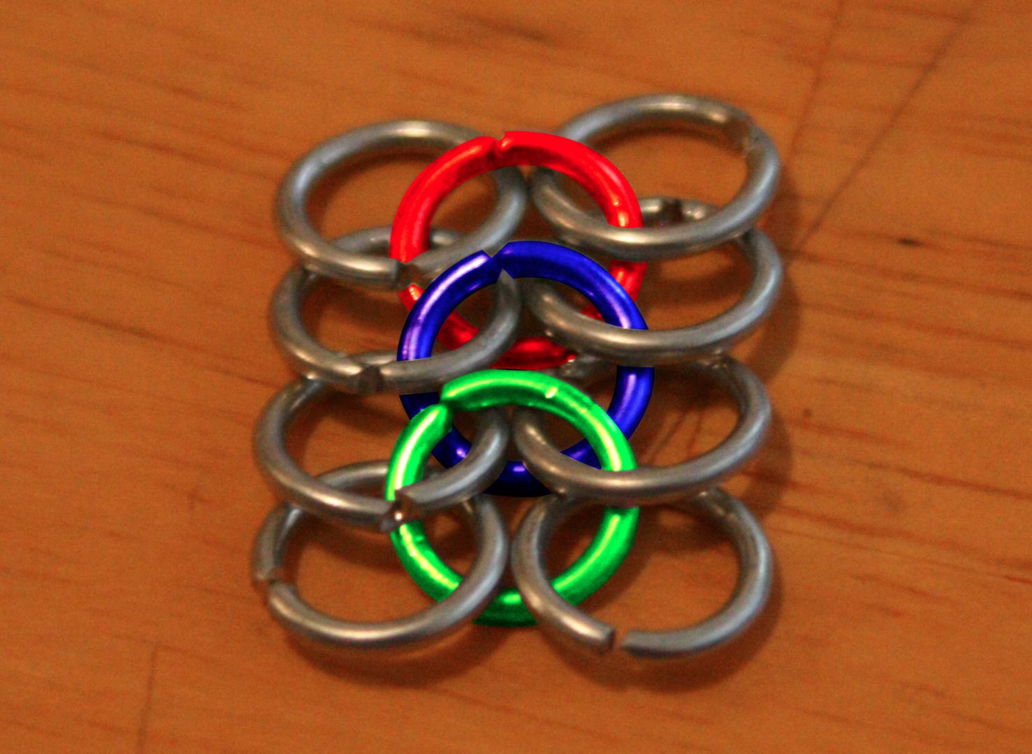 How to Make Chainmail (European 4-in-1 Weave) : 7 Steps (with Pictures ...