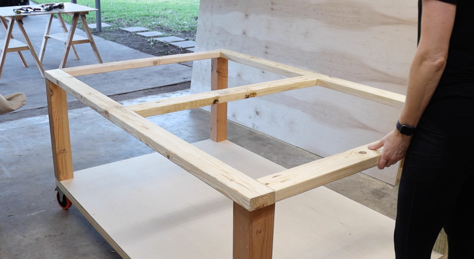 EASY DIY Workbench! Mobile With Storage : 9 Steps (with Pictures ...