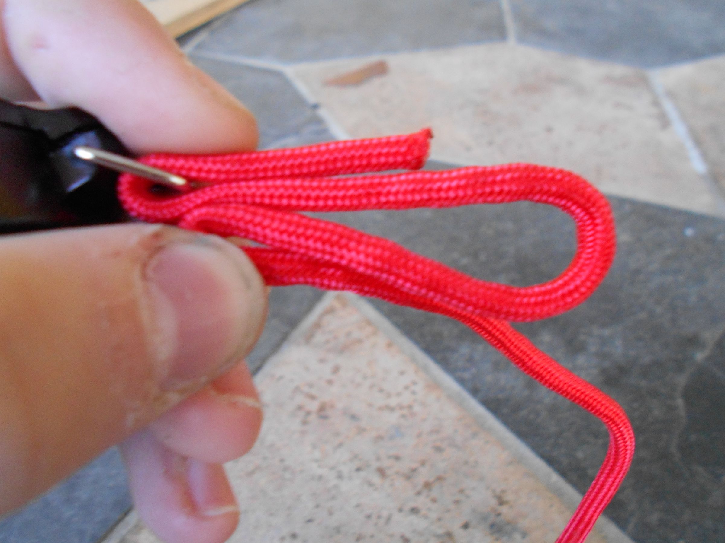 Double Sided Paracord Loop (Keychain Knot) : 4 Steps - Instructables