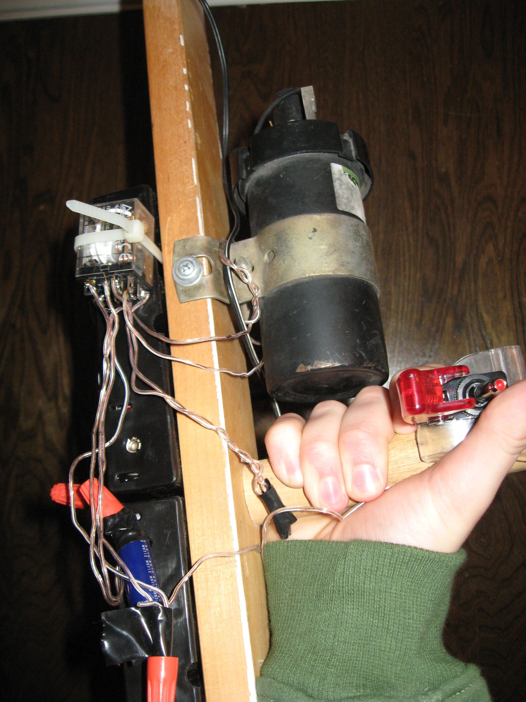 DIY Taser +30,000V : 4 Steps - Instructables