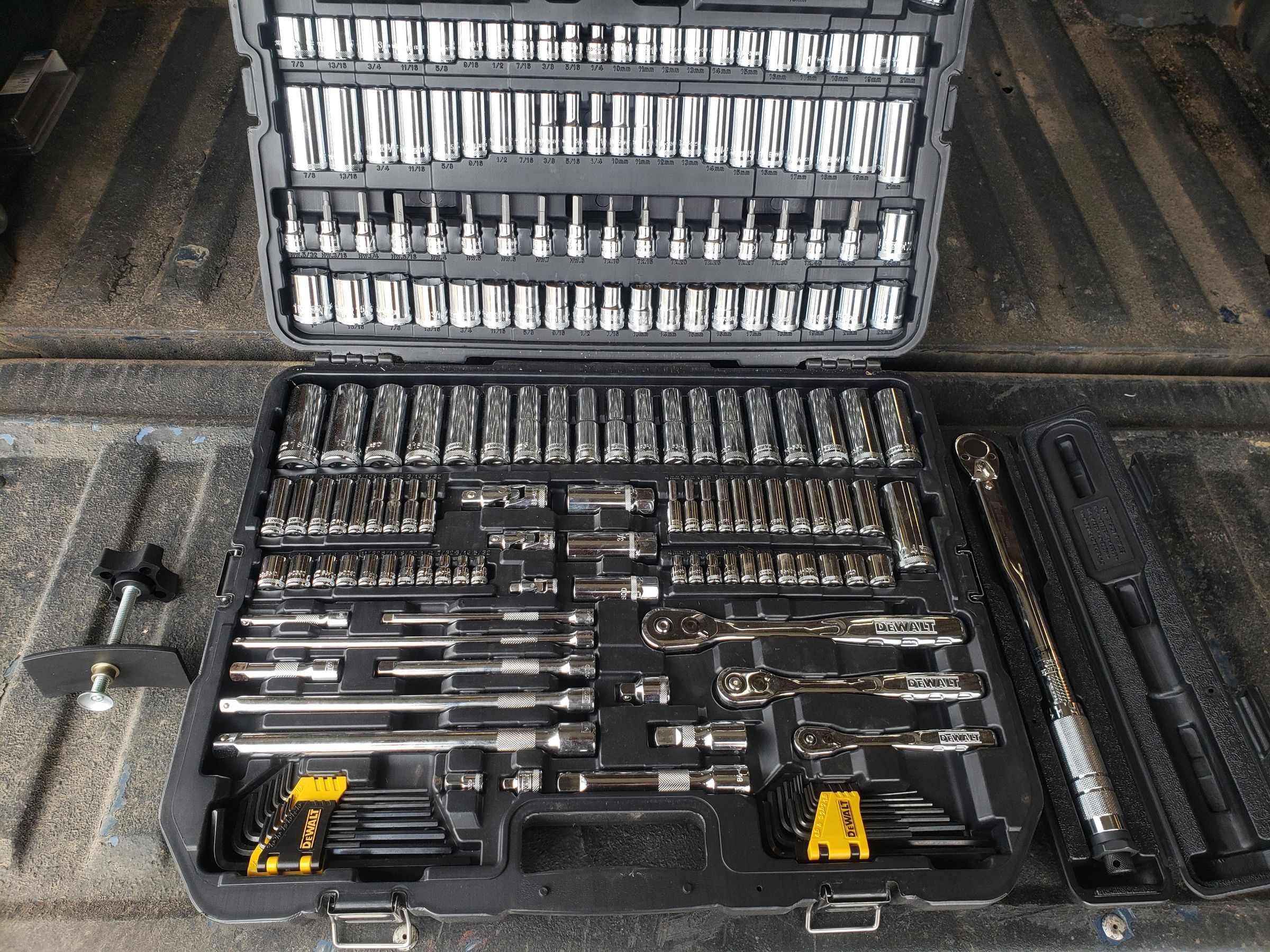 How to Replace the Brakes on a Vehicle : 8 Steps (with Pictures ...