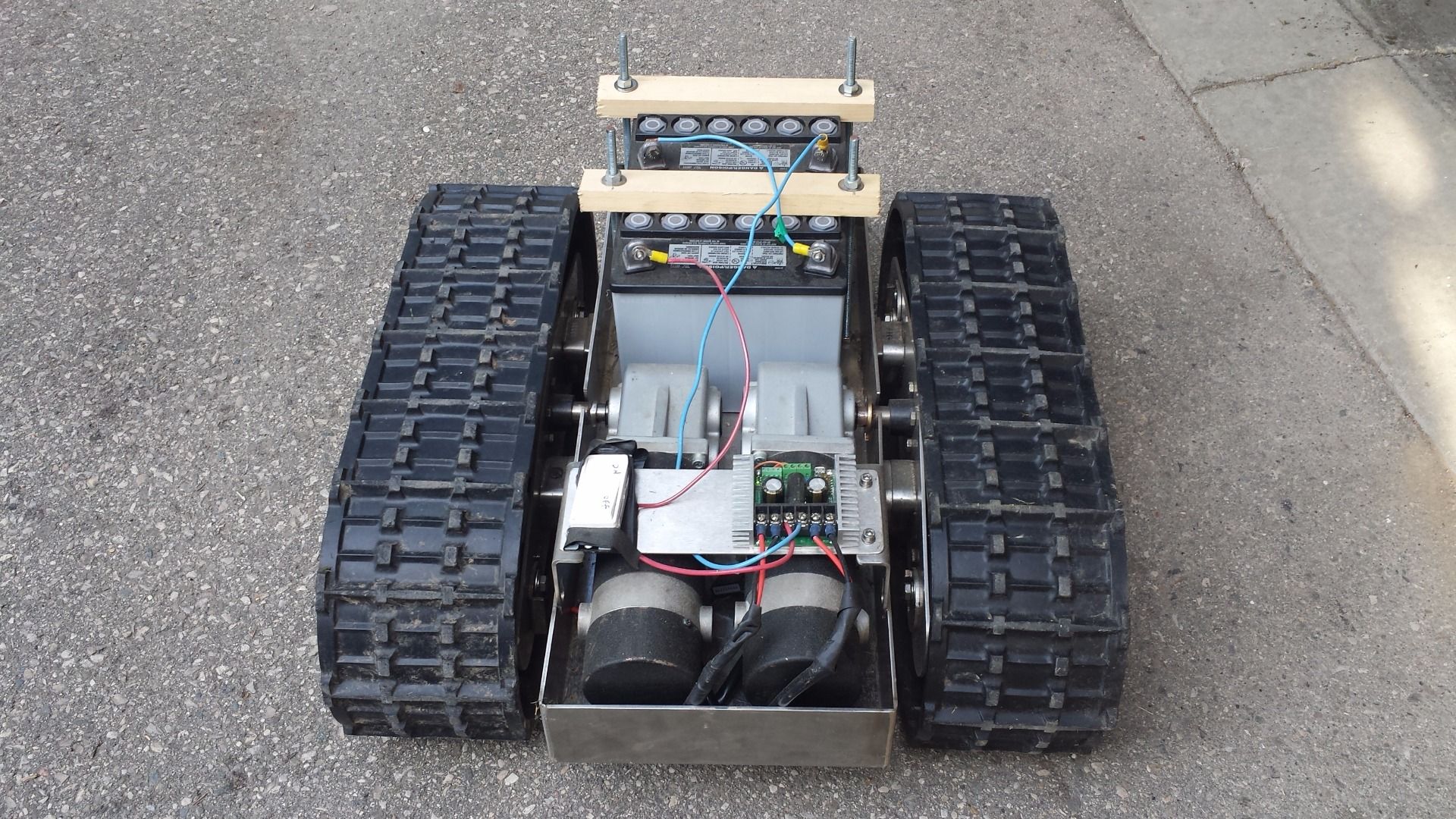 Remote Control Tank Drive : 4 Steps (with Pictures) - Instructables
