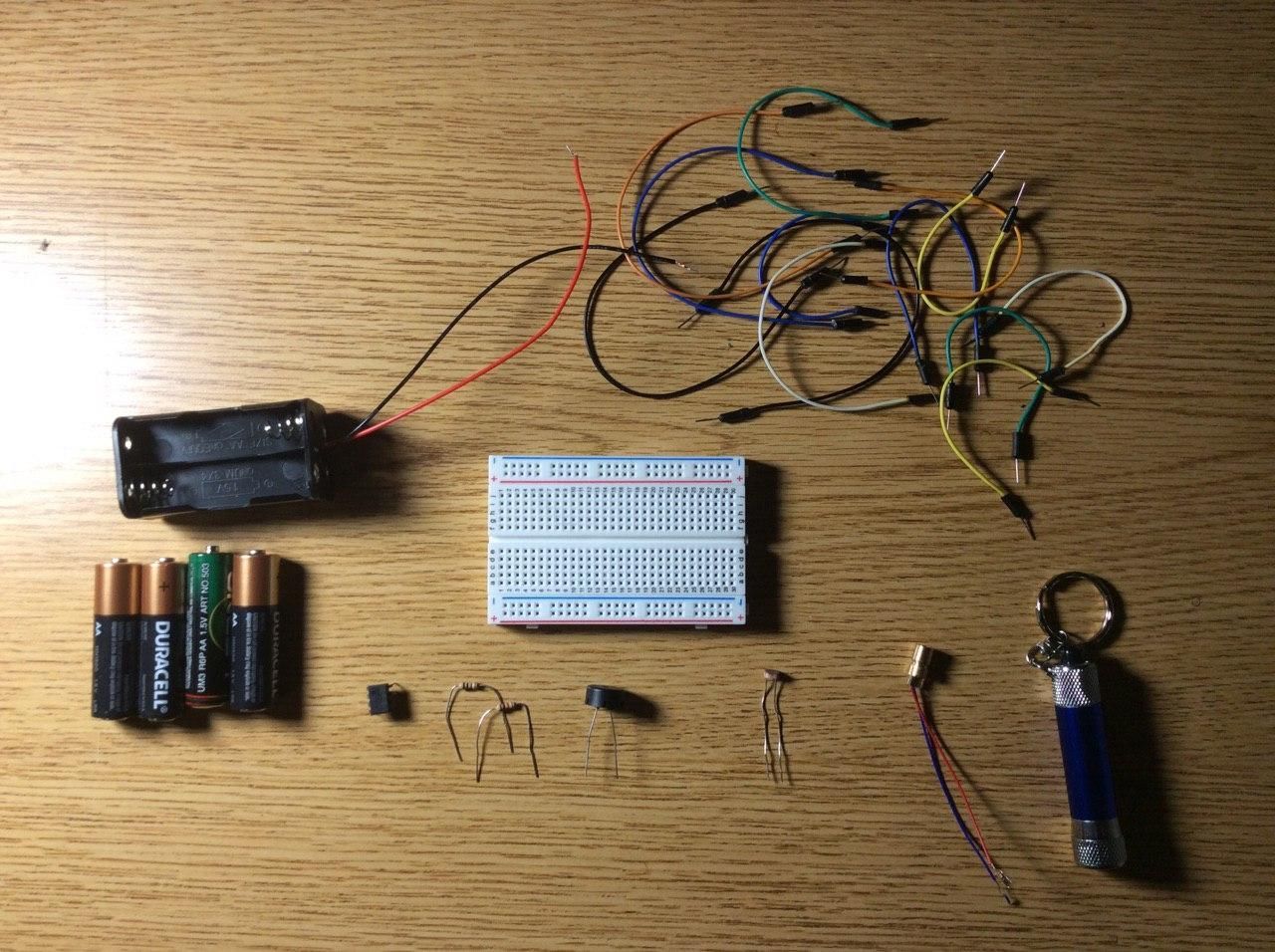 Simple Laser Tripwire Alarm Circuit With NE555 Timer : 5 Steps ...