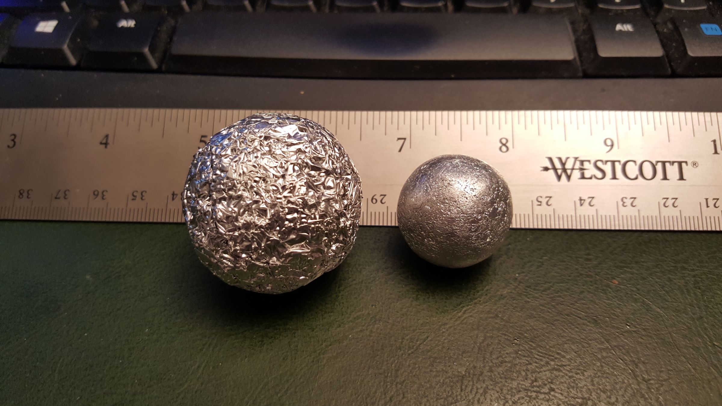 How to Make a Polished Aluminum Foil Ball : 8 Steps (with Pictures ...