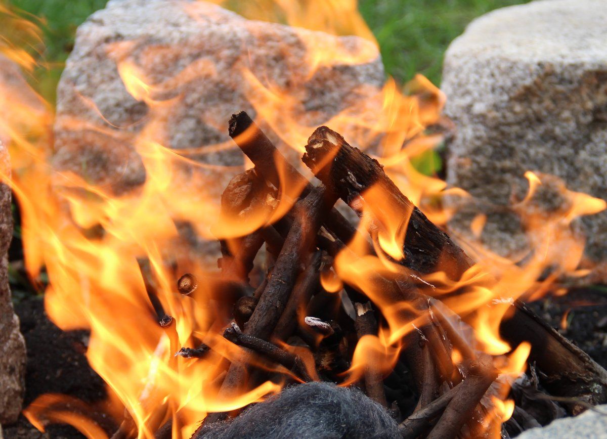 How to Make Fire Using Only a Battery and Steel Wool : 4 Steps ...