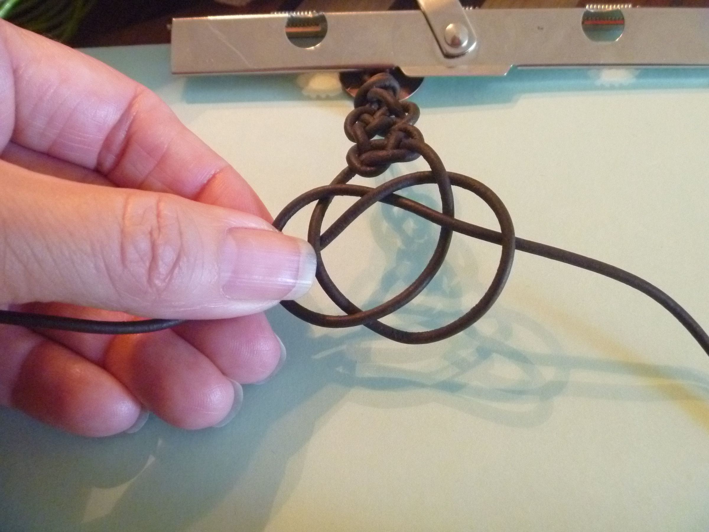 Celtic Knot Macrame Bracelet : 9 Steps (with Pictures) - Instructables