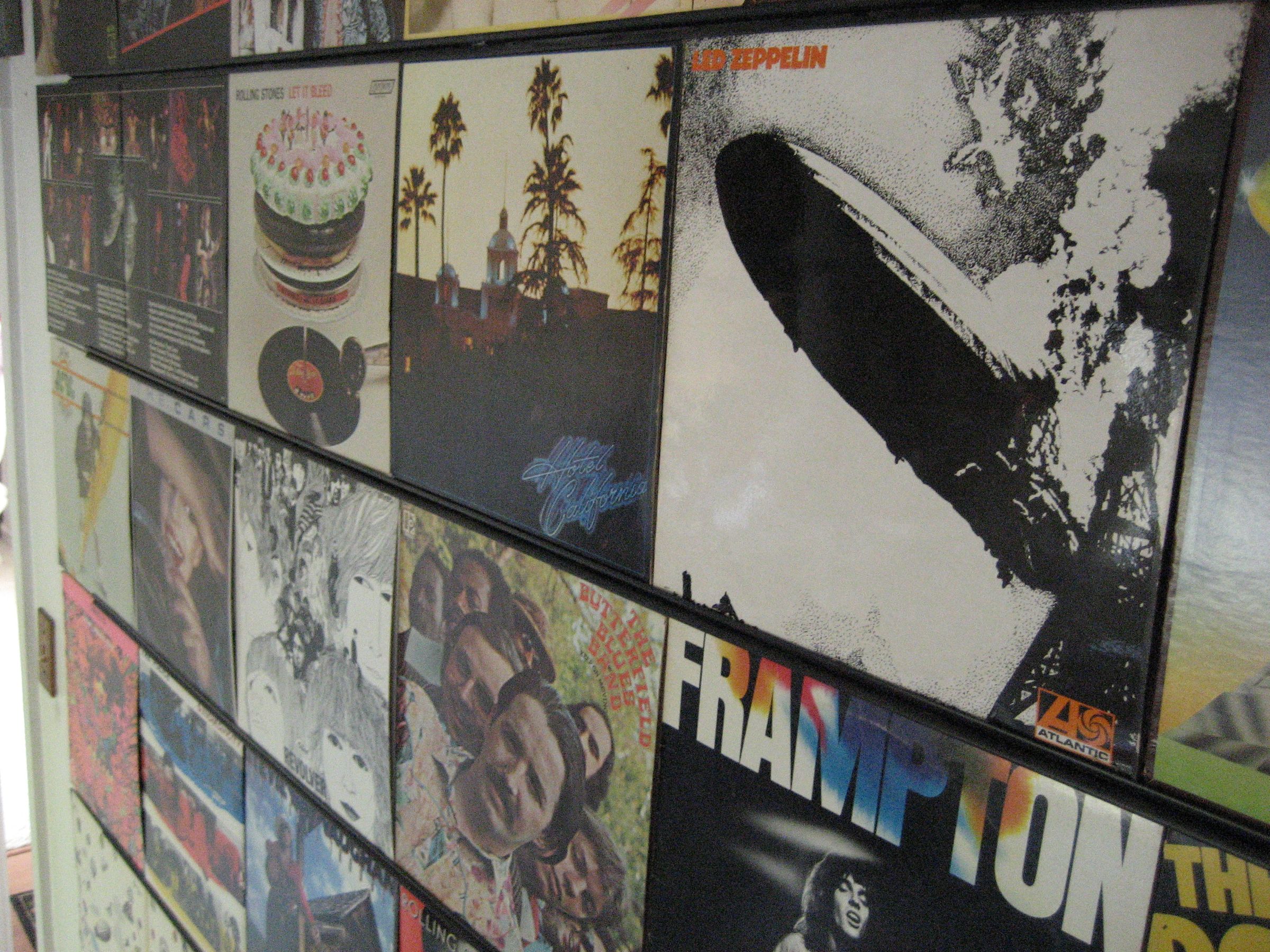 Hang Up Your Old Vinyl Records! : 3 Steps - Instructables