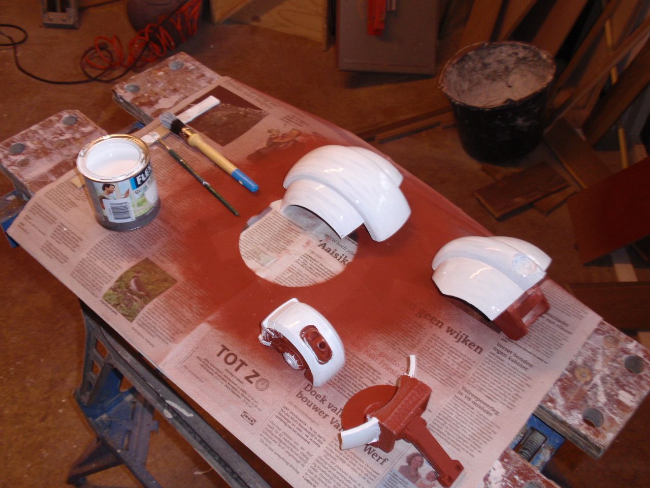 A Fully 3D Printable GlaDOS Robotic Ceiling Arm Lamp : 11 Steps (with ...