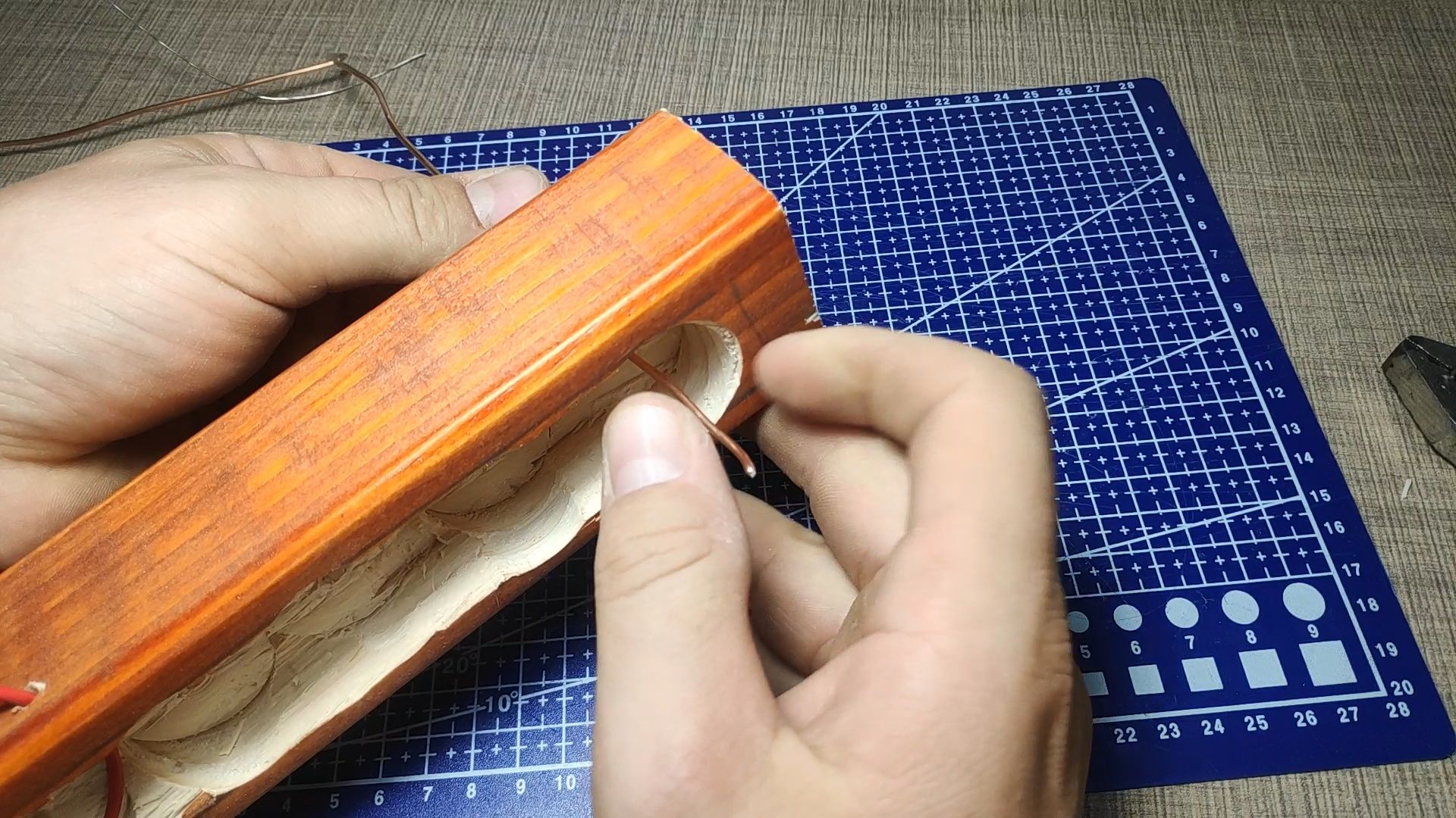 Wire Loop Buzzer Game : 5 Steps (with Pictures) - Instructables