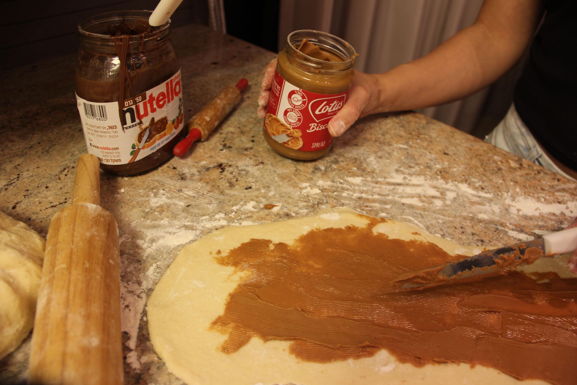 The Best Nutella and Lotus Rolls : 9 Steps (with Pictures) - Instructables