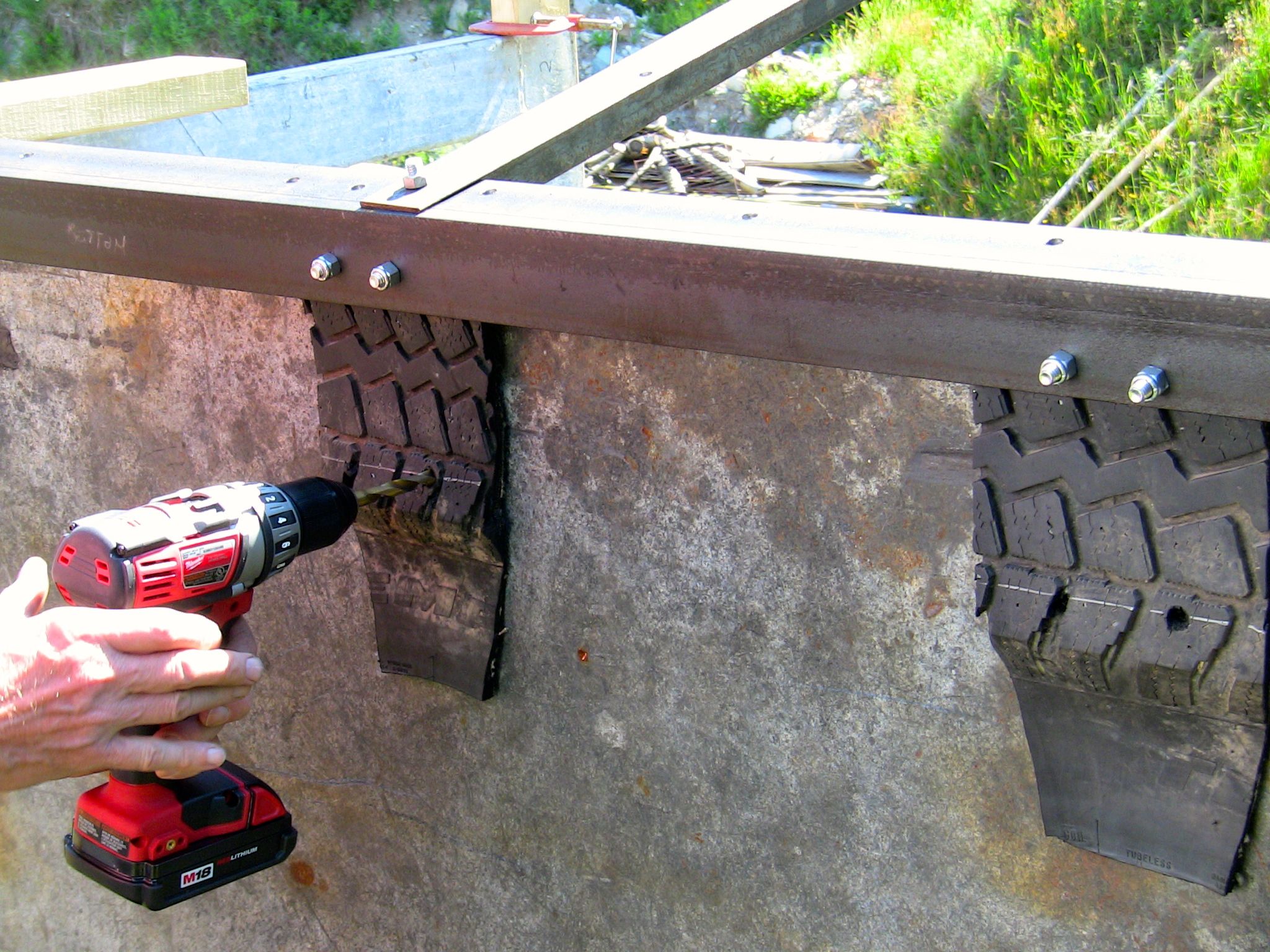 Homemade Soil Screener/sifter : 11 Steps (with Pictures) - Instructables