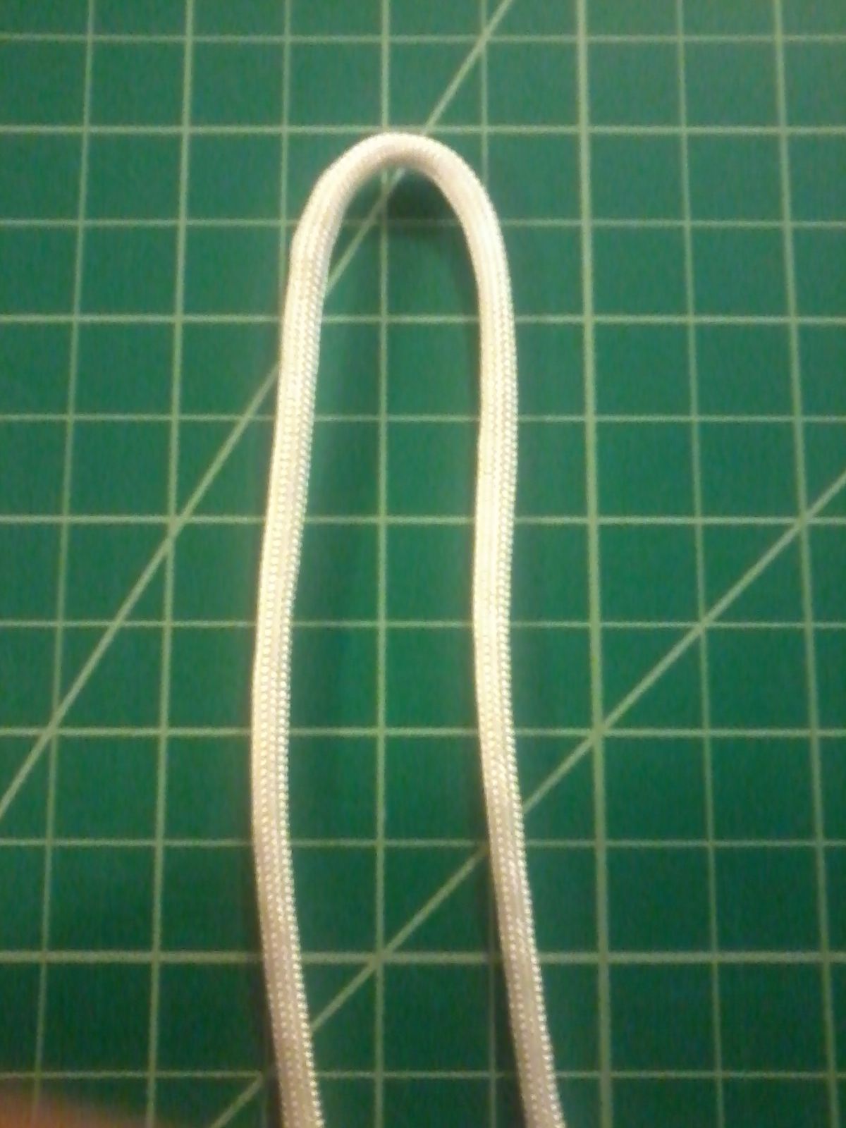 Paracord Cross-Knot Cross : 12 Steps - Instructables