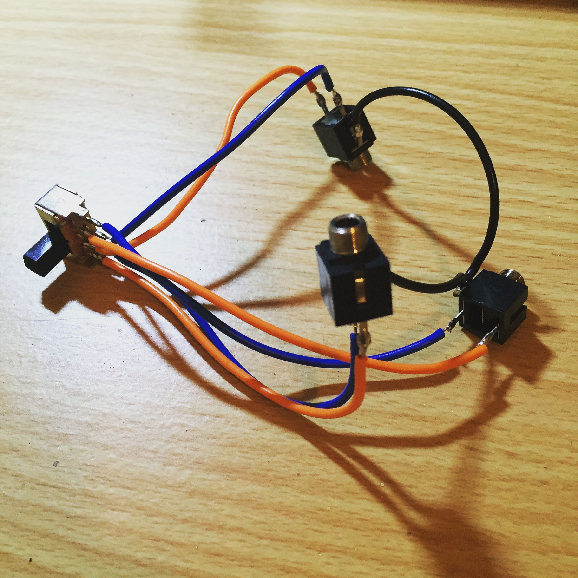 Dual Input Audio Switching Circuit : 6 Steps (with Pictures ...