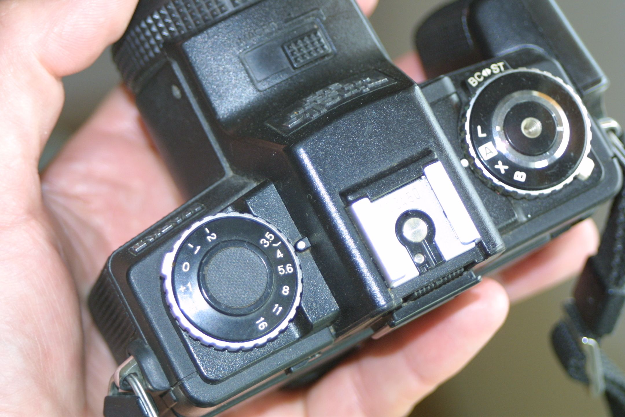 Disassemble and Reload a 110 Film Cartridge : 8 Steps (with Pictures ...
