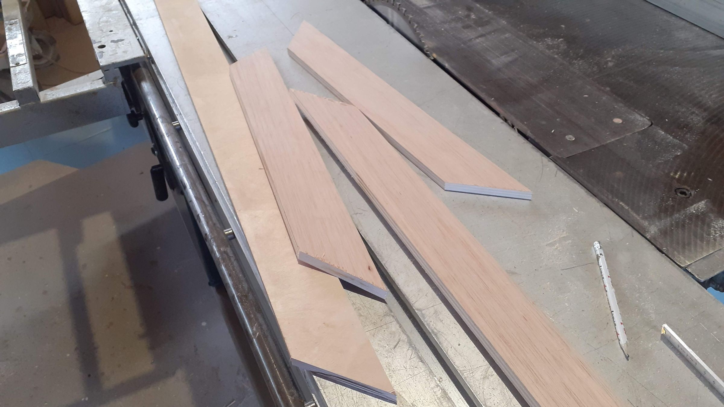 Mirror Frame Carved With CNC : 6 Steps (with Pictures) - Instructables